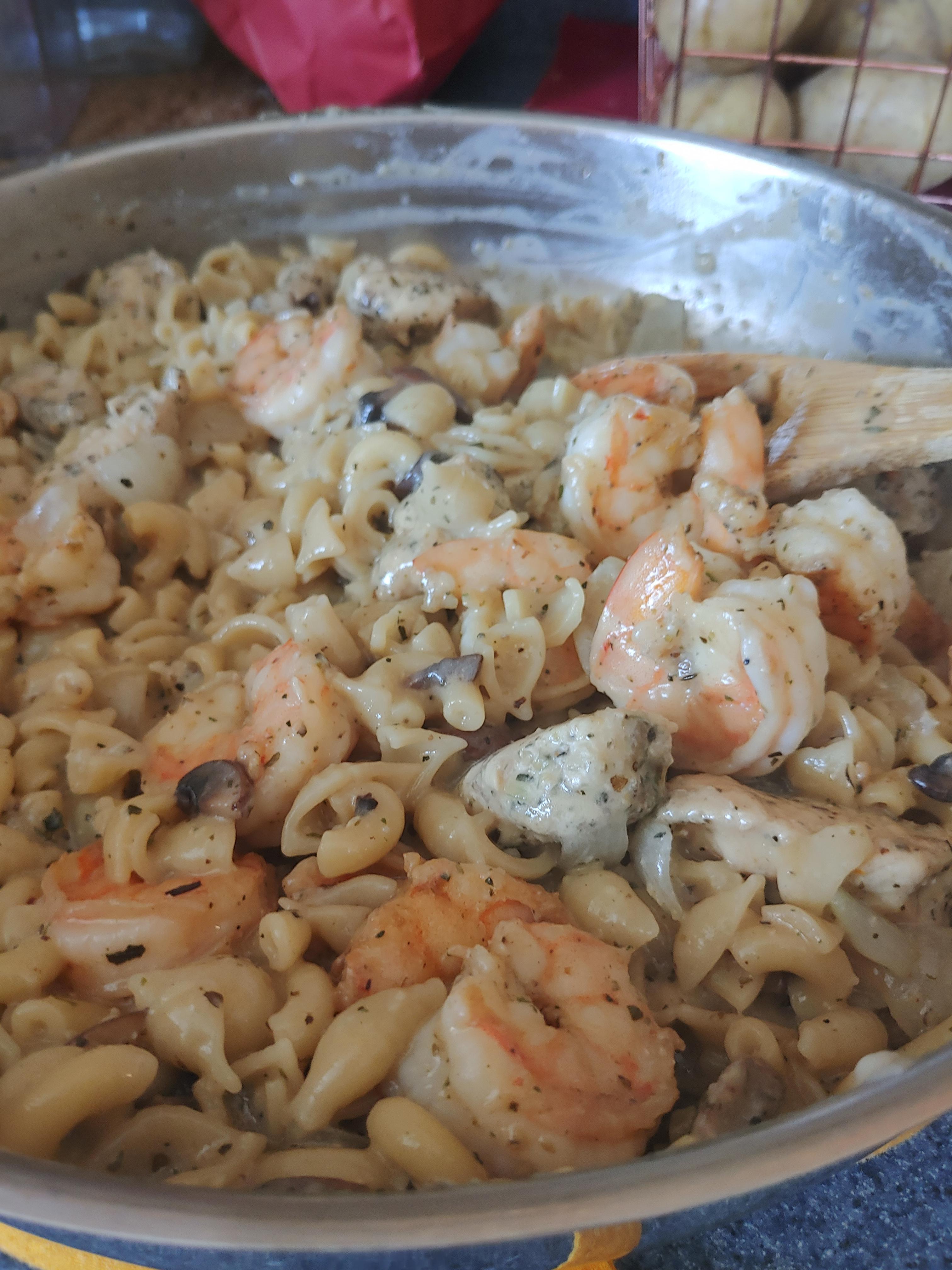 Knorr pasta packet turned into a "gourmet" meal for two | Scrolller