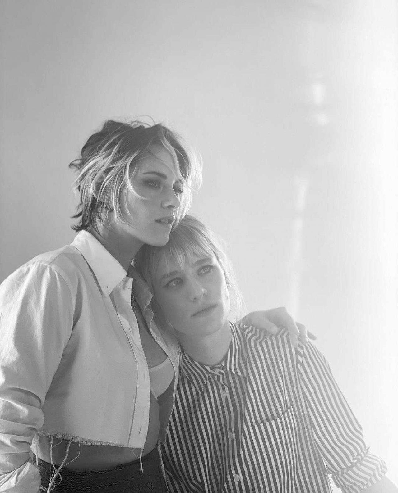 Kristen Stewart And Mackenzie Davis Scrolller