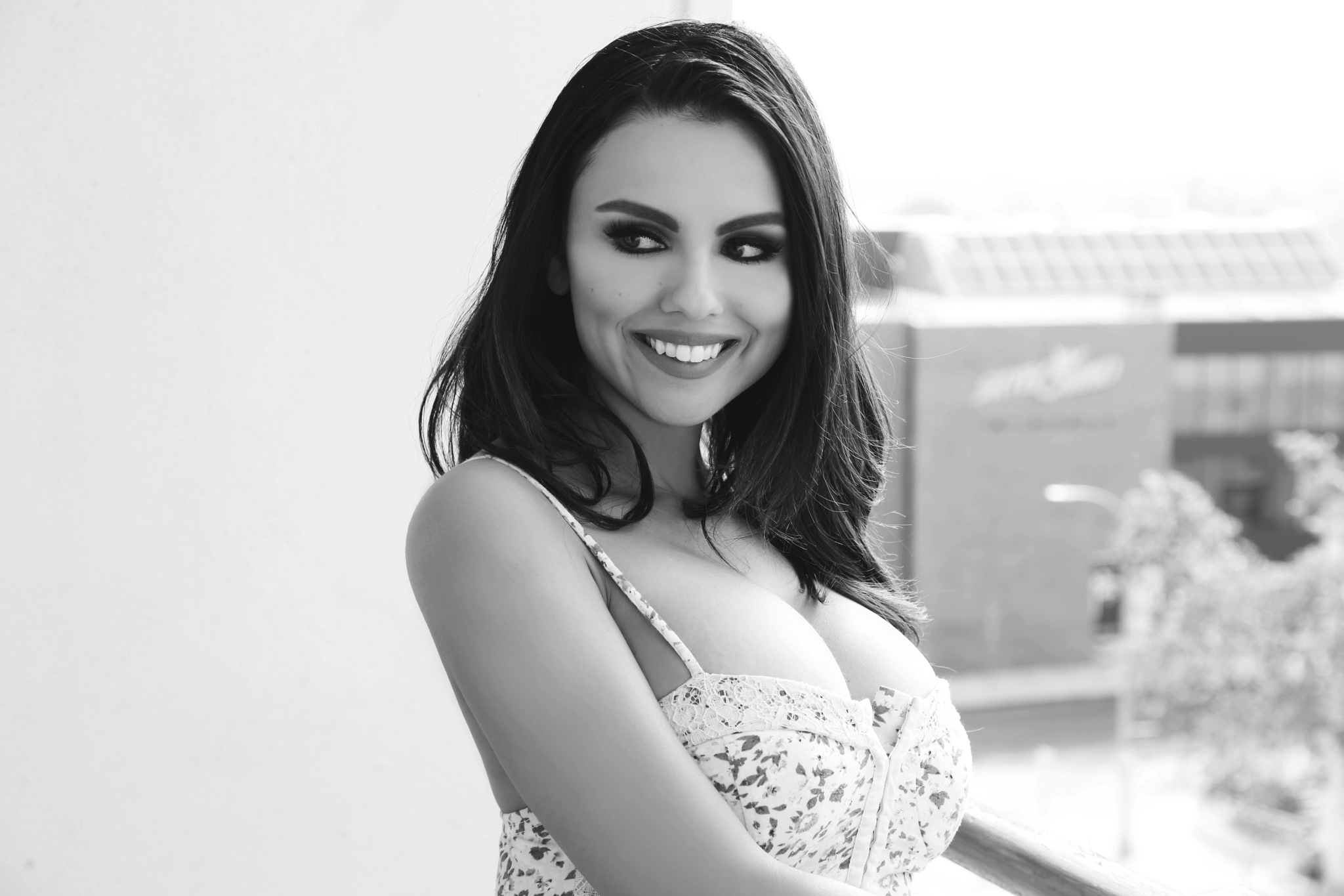 Krystle Lina | Scrolller