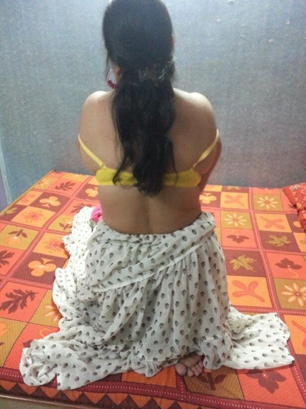 Kya mst back hai is aunty ki | Scrolller