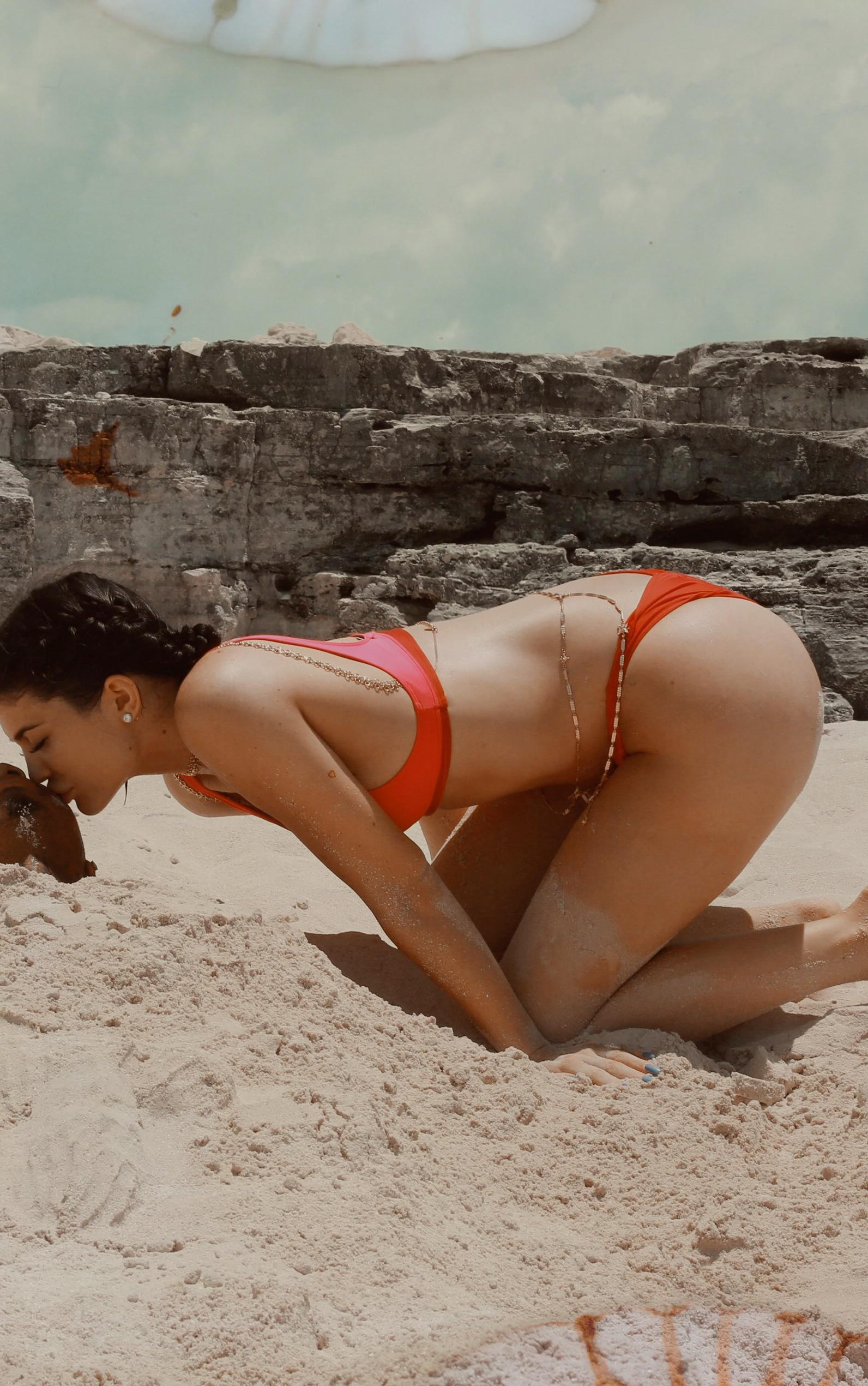 Kylie on all fours is so hot | Scrolller