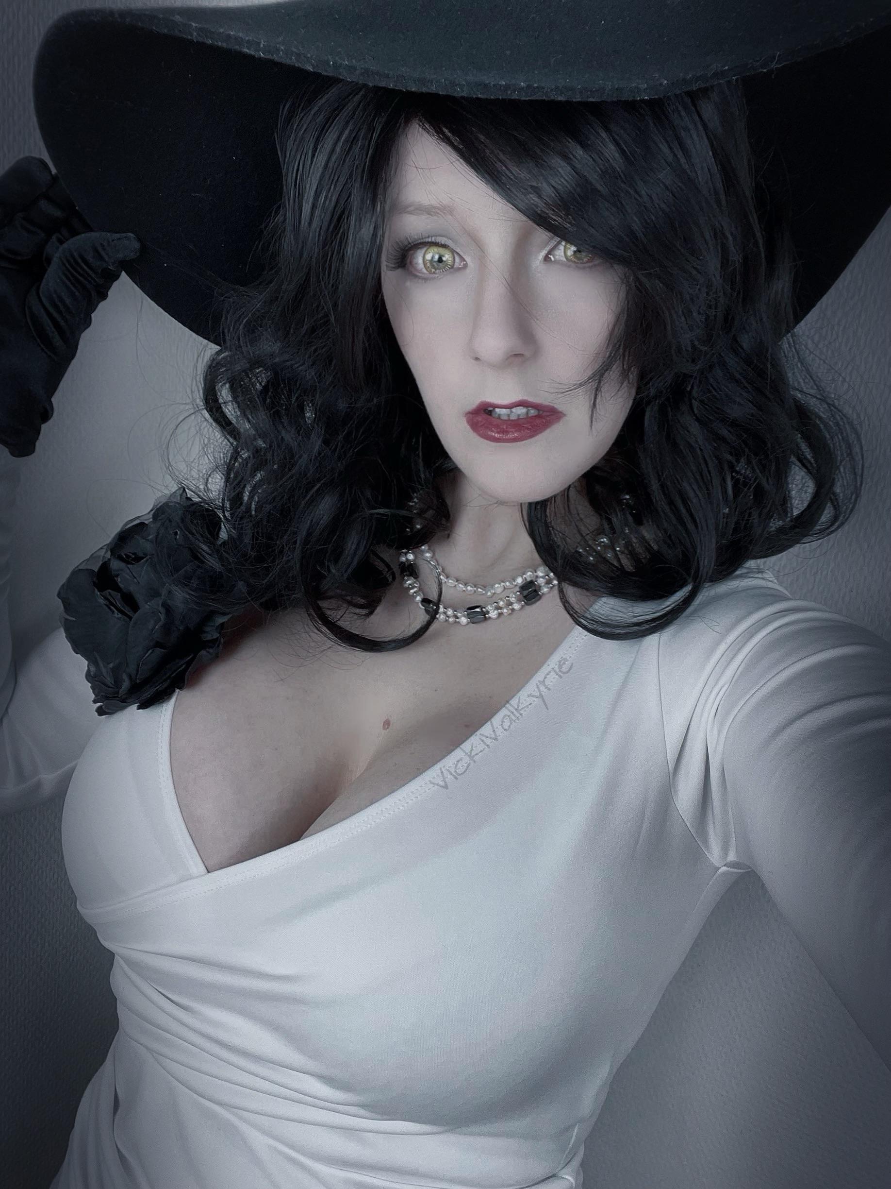 Lady Dimitrescu Closet Cosplay | Scrolller