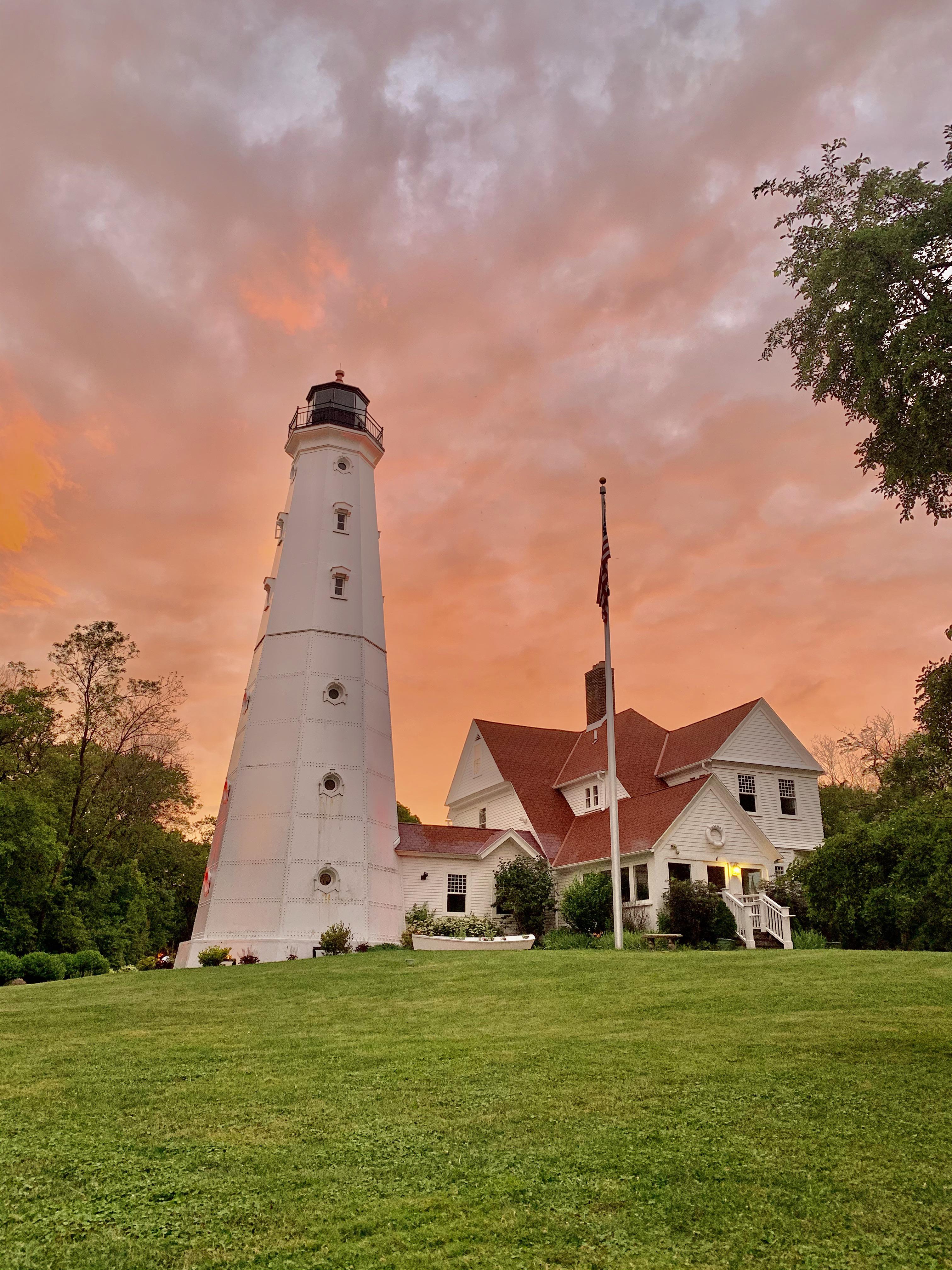 Lake Park Lighthouse | Scrolller