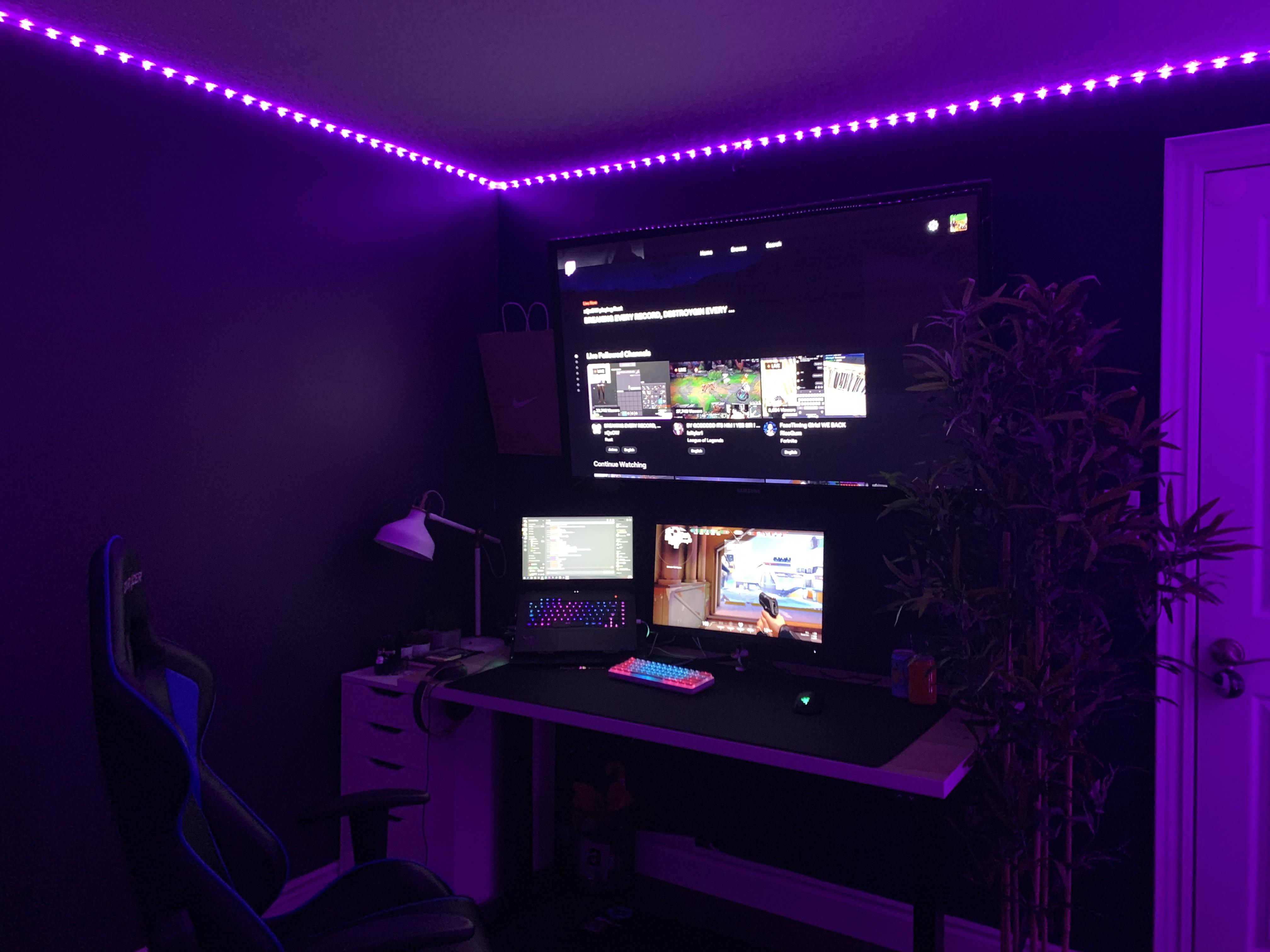 Laptop gaming setup | Scrolller