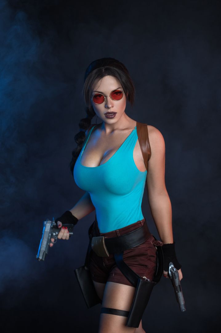 Lara | Scrolller