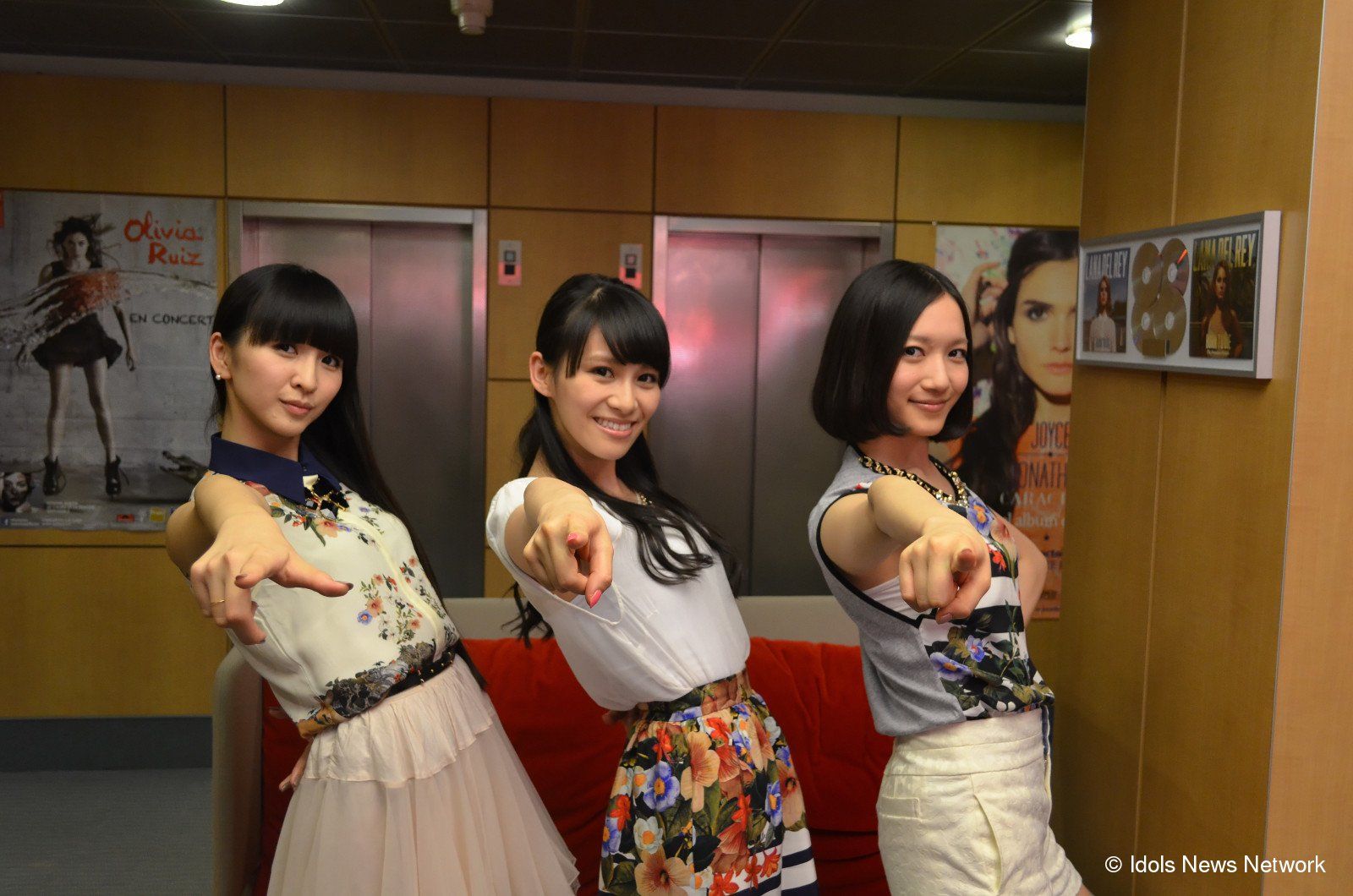 Laser beam pose in France | Scrolller