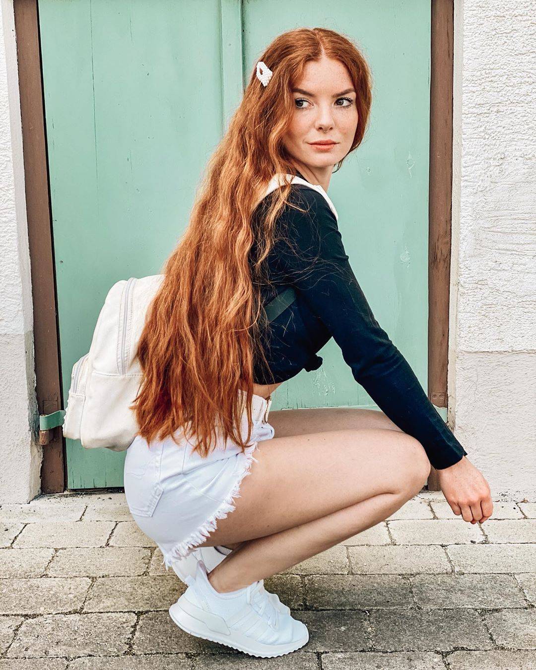 Laura Roxanna | Scrolller