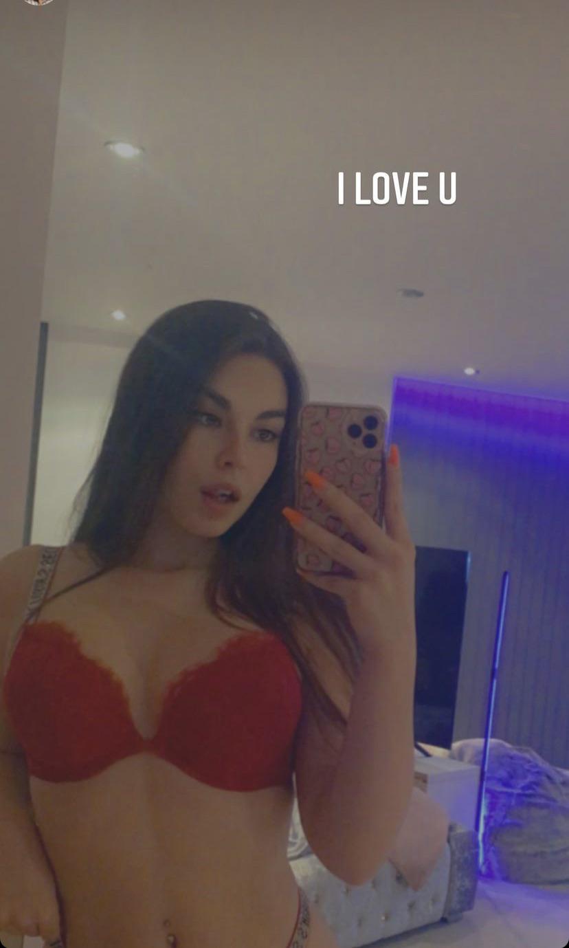 Lauren Alexis | Scrolller