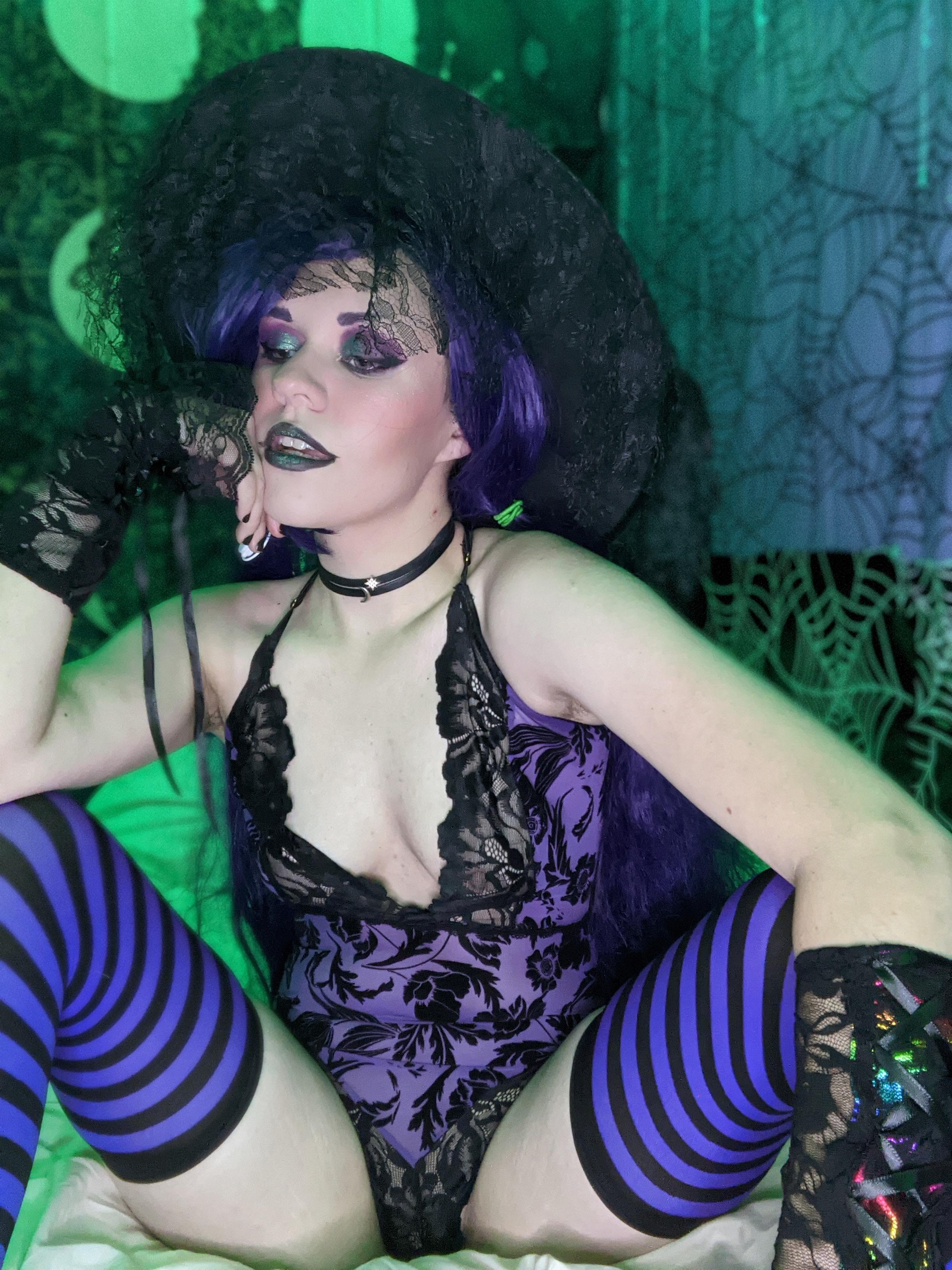 Layered chokers are hot 😘 | Scrolller