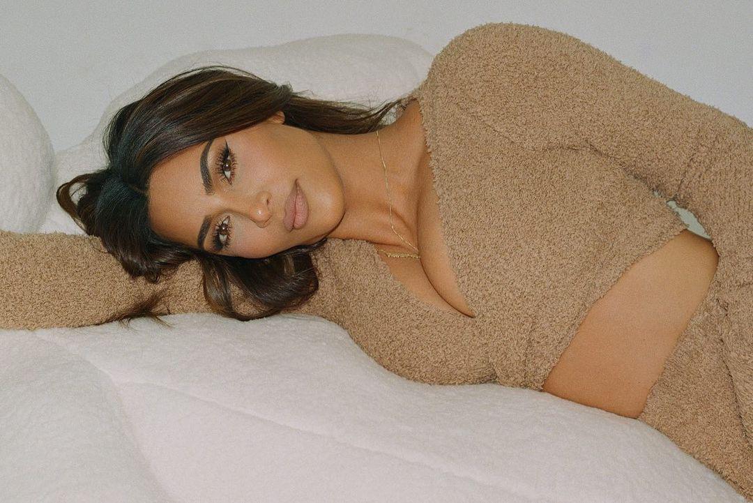 Layin sideways. Beautiful | Scrolller