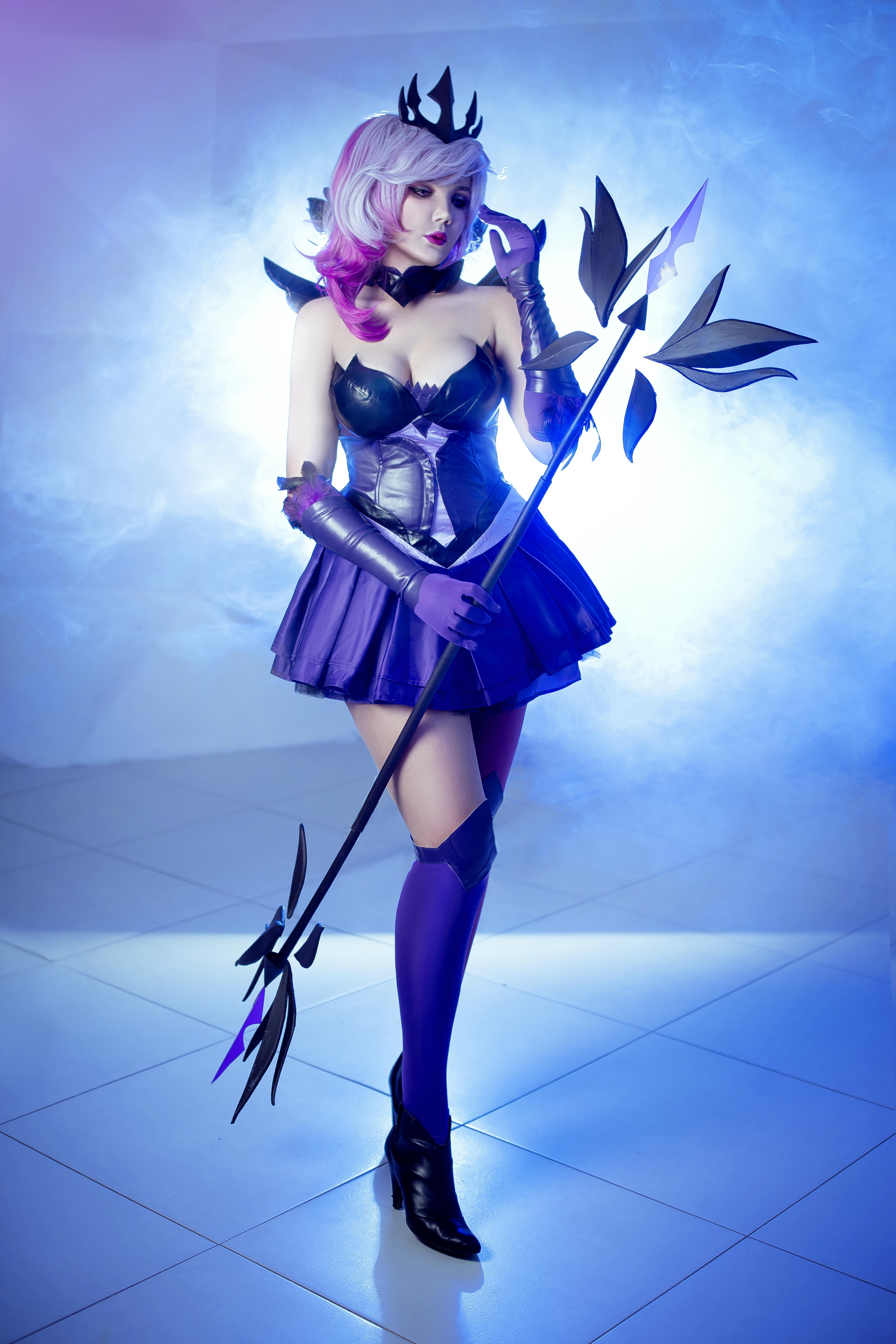 League of Legends Lux Elementalist Dark cosplay by Pugoffka [self] | Scrolller