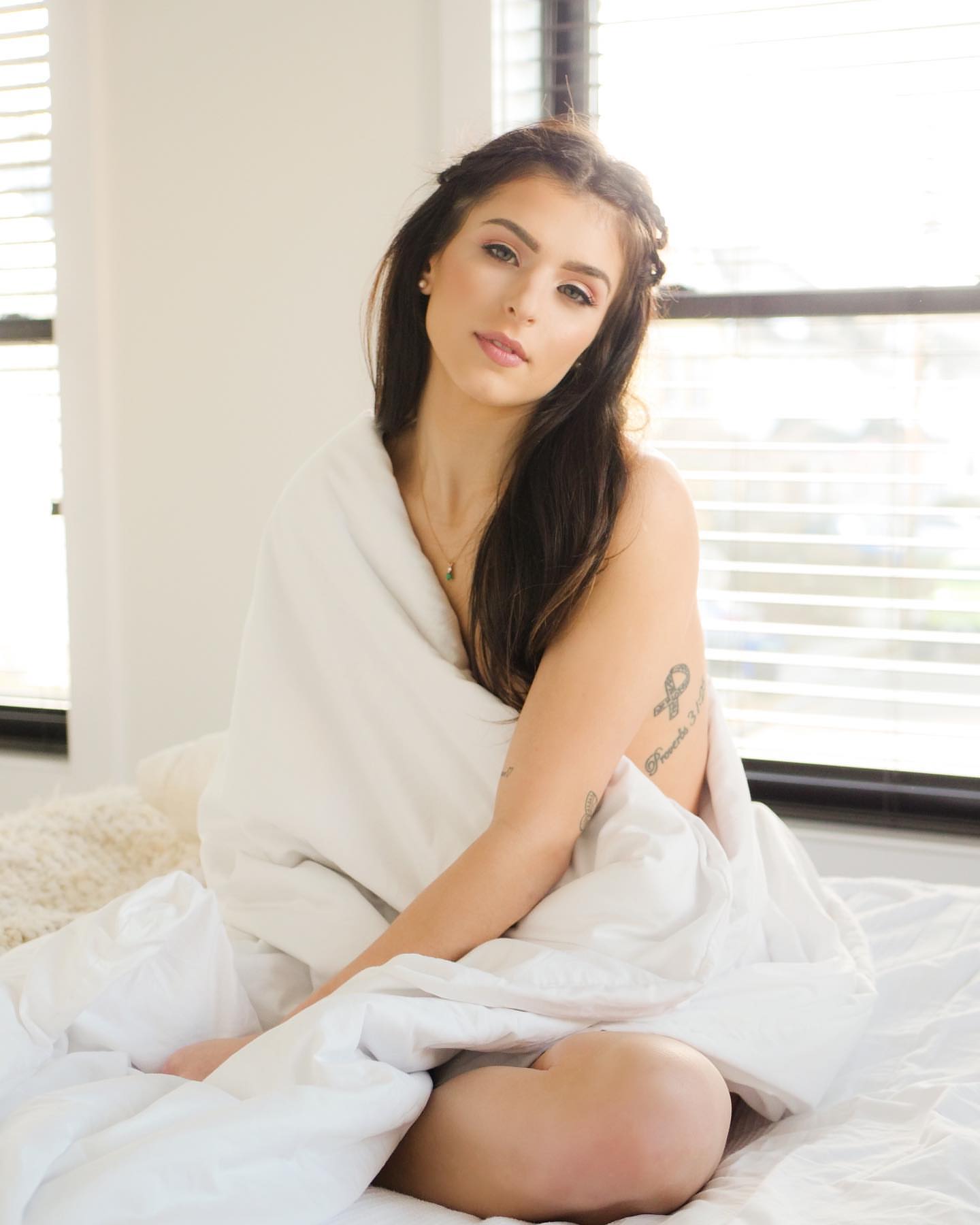 Leah Gotti Divine 💫 | Scrolller