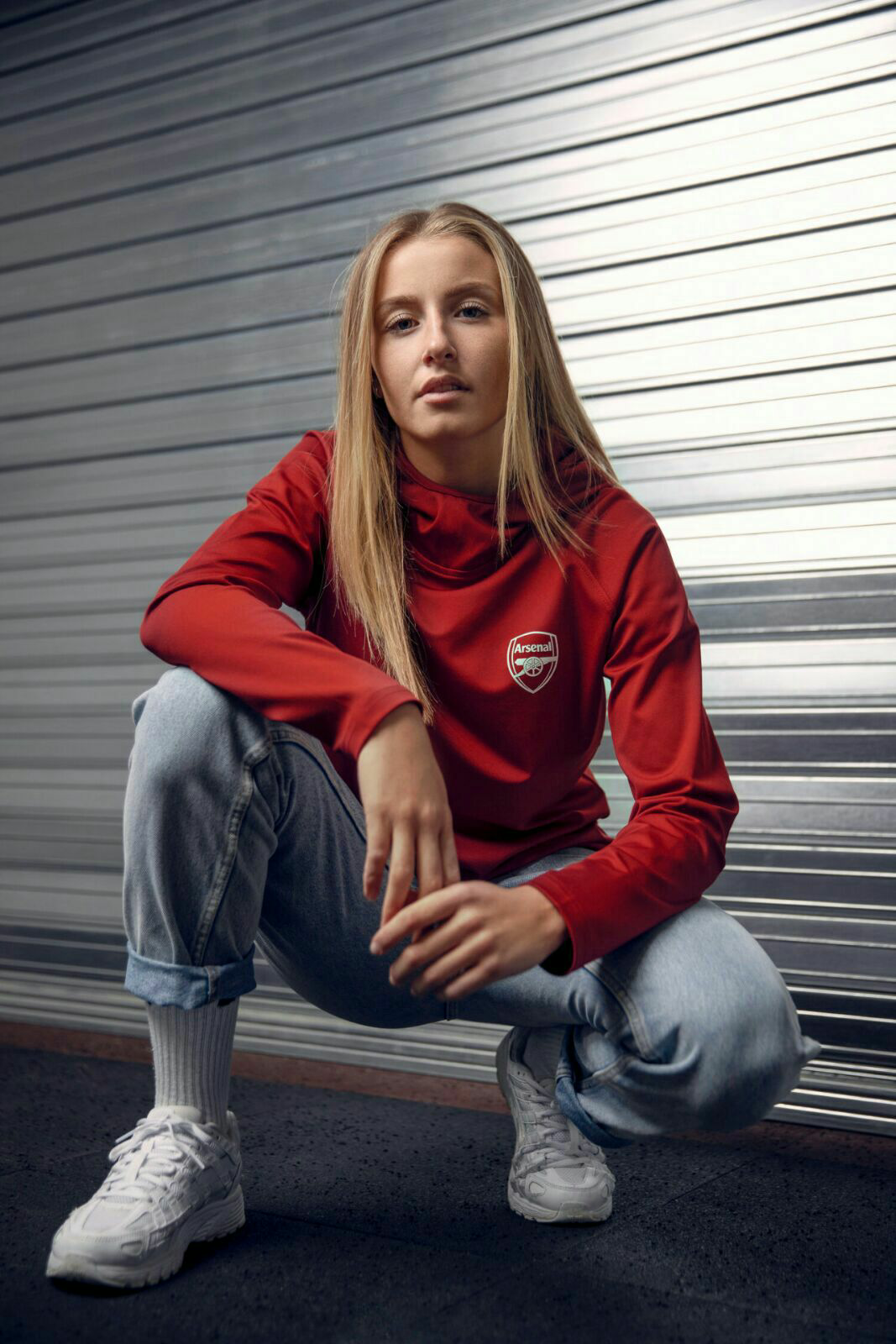 Leah Williamson Scrolller