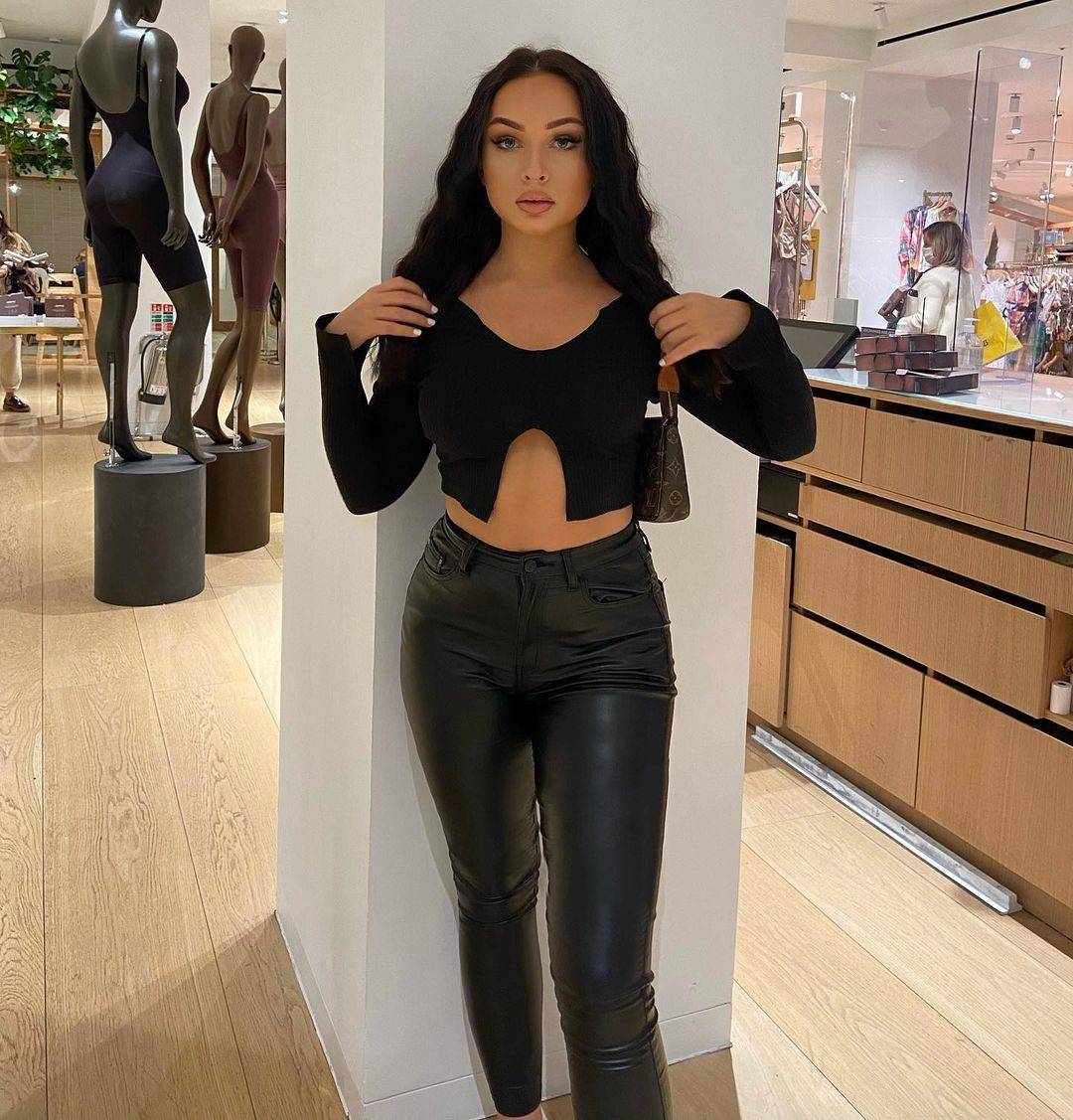 Leather pants | Scrolller