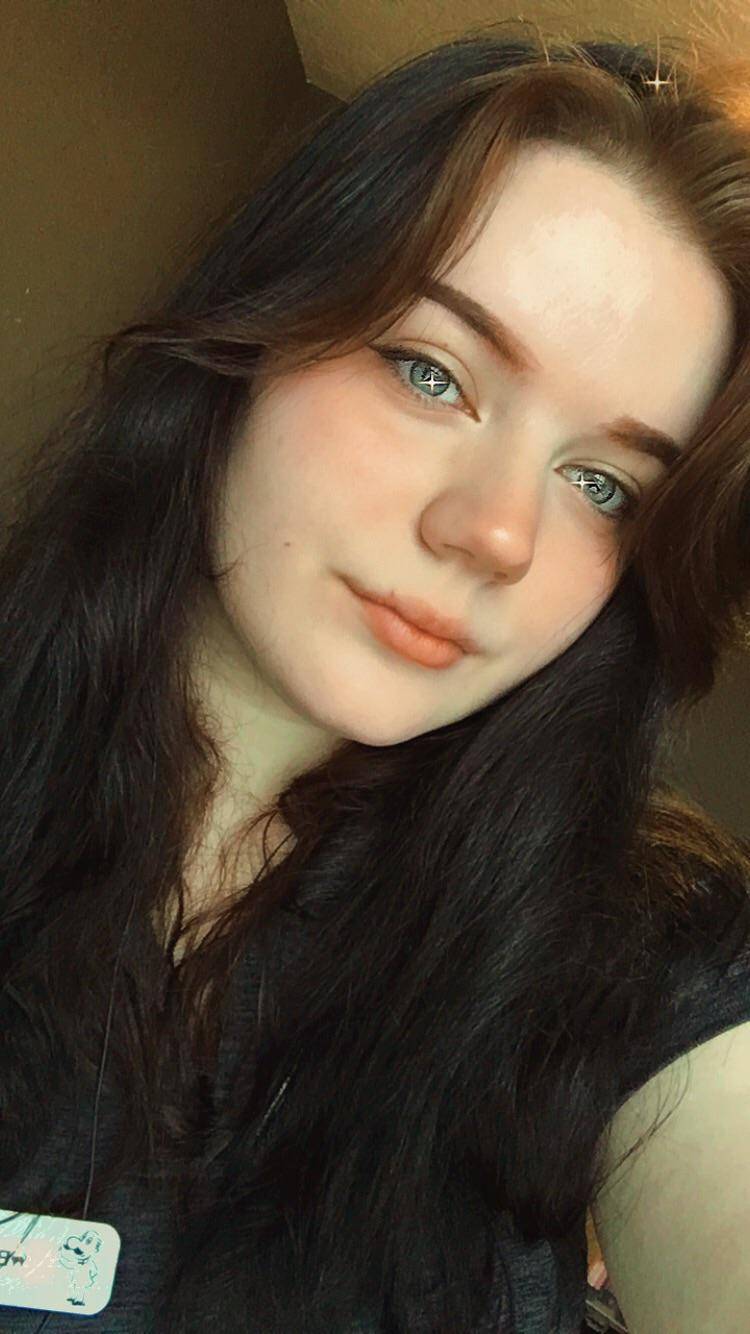 Leave your stupid gamer boyfriend for me. I’ll make you in the Sims~ | Scrolller