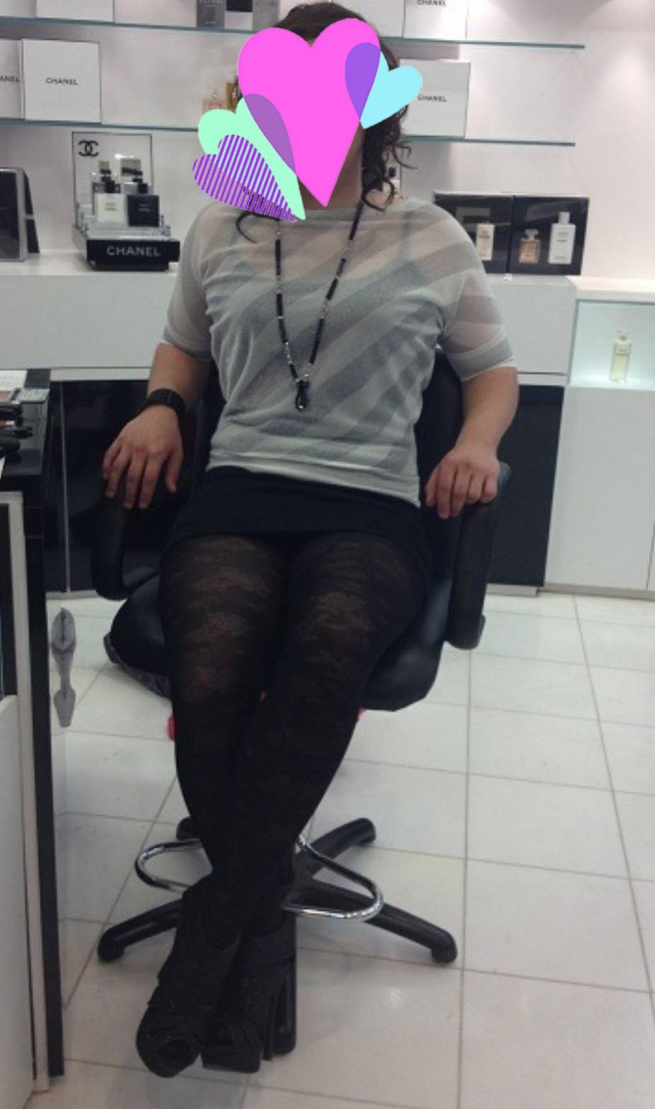 Left the mall completely humiliated! | Scrolller