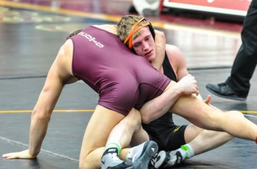 Leg Grab | Scrolller