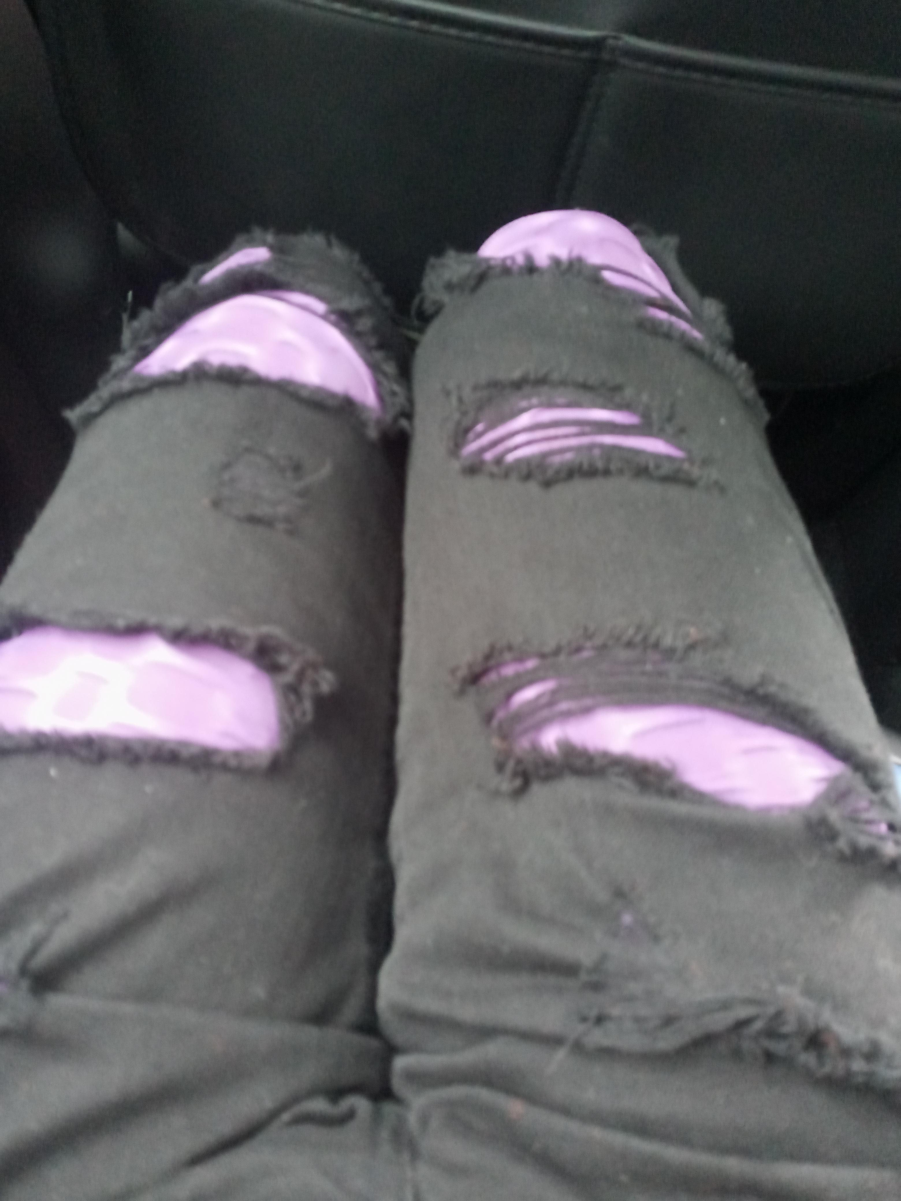 Leggings plus ripped jeans amazing heh | Scrolller