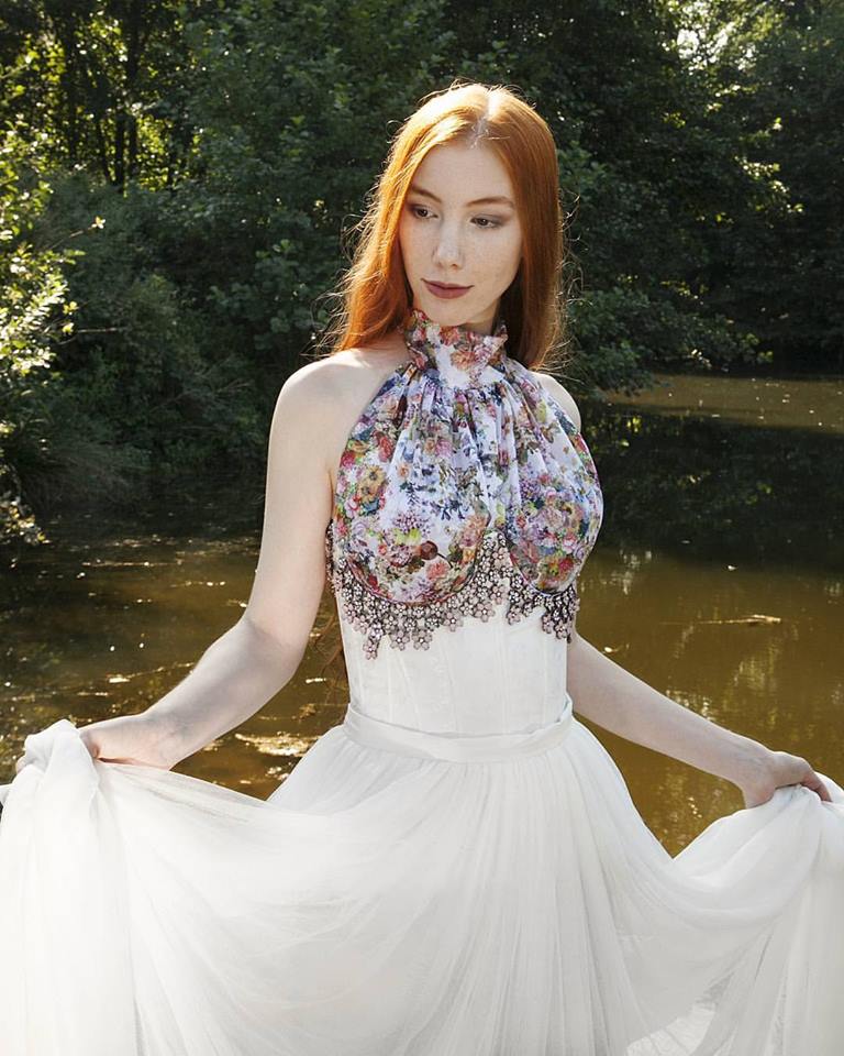 Leila Lunatic - The sun wishes | Scrolller