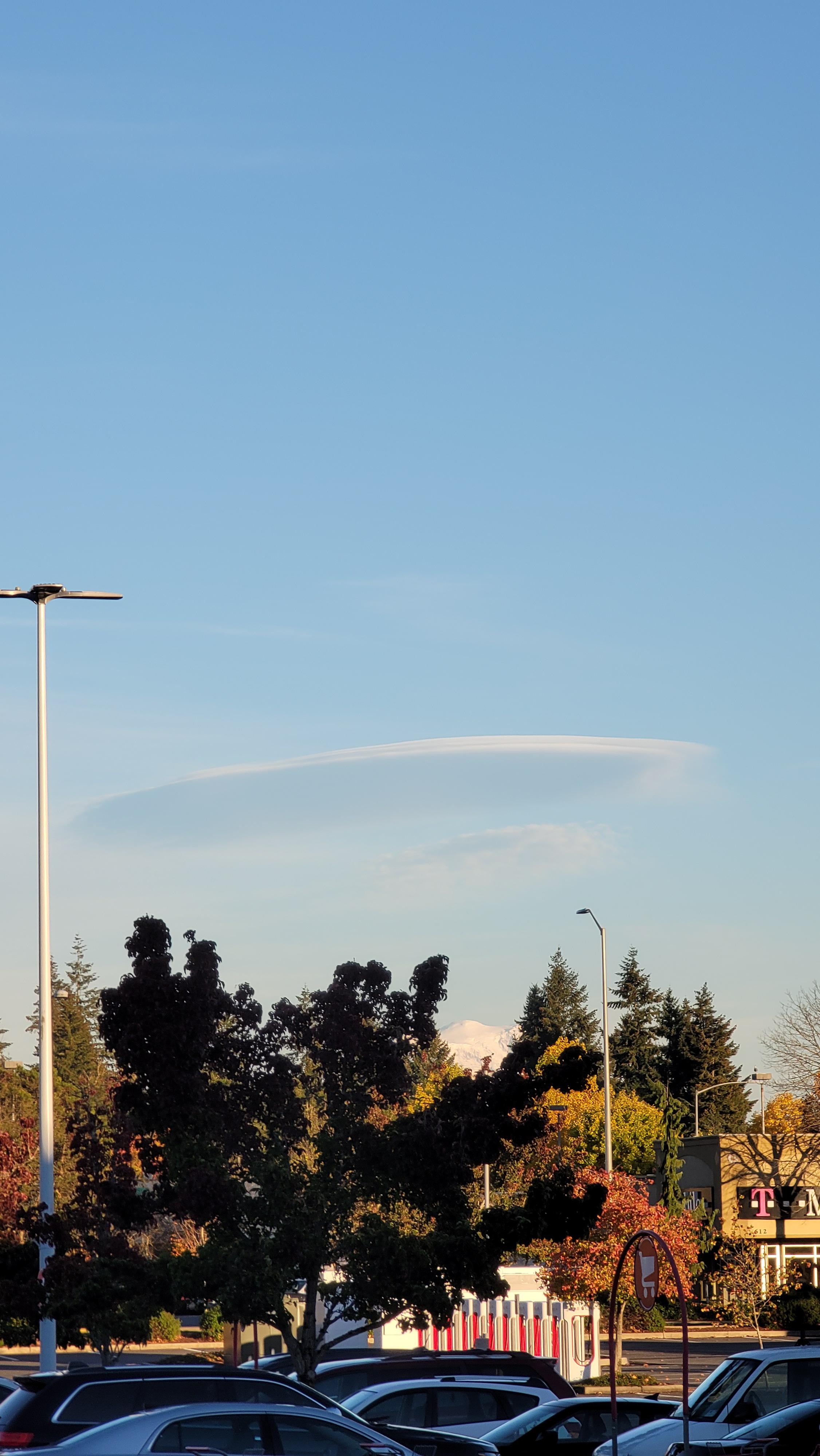 Lenticular cloud by Target today. 👁 | Scrolller