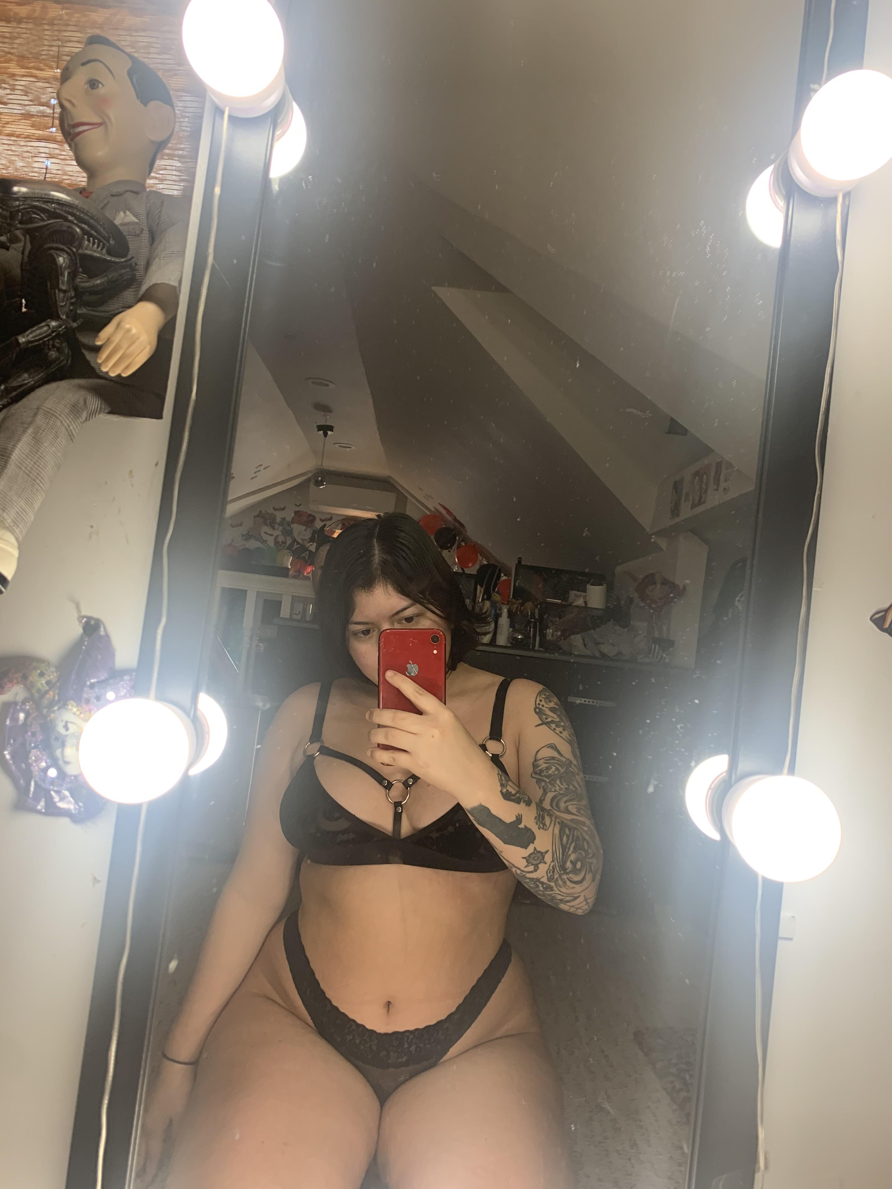 let me sit on u | Scrolller