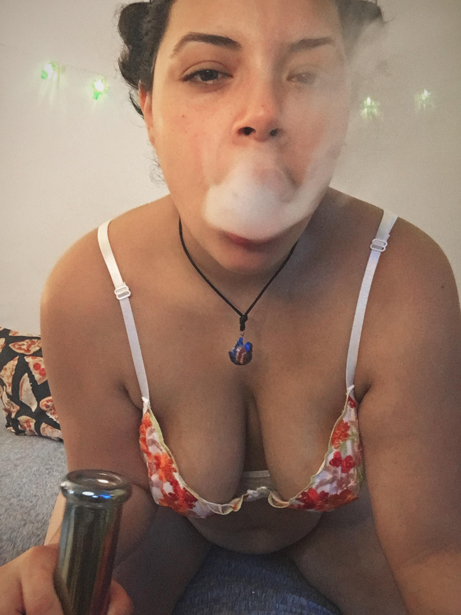 lewds and bong hits ☺️ | Scrolller