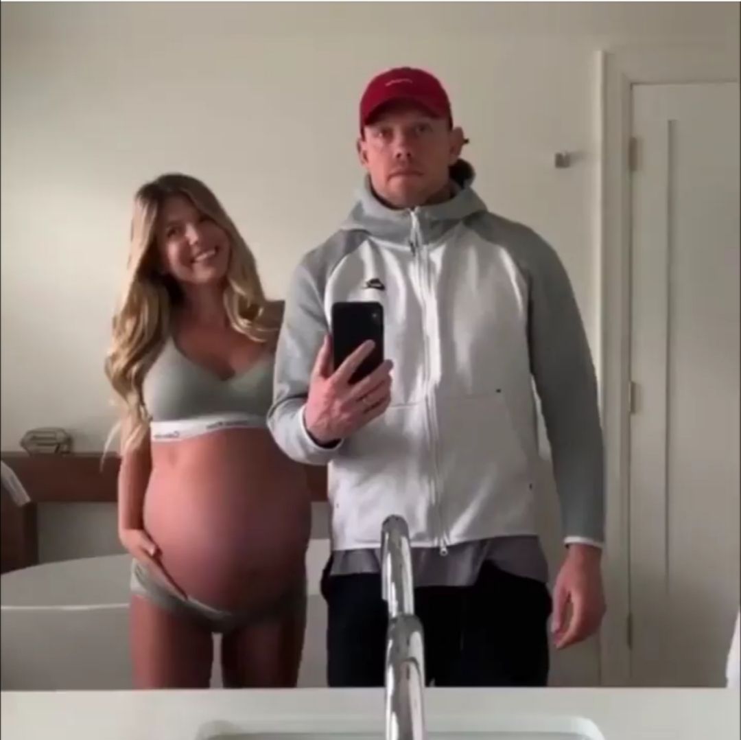 Lexa's boyfriend was forced to take a photo of the pregnant belly her bull father gave her ...