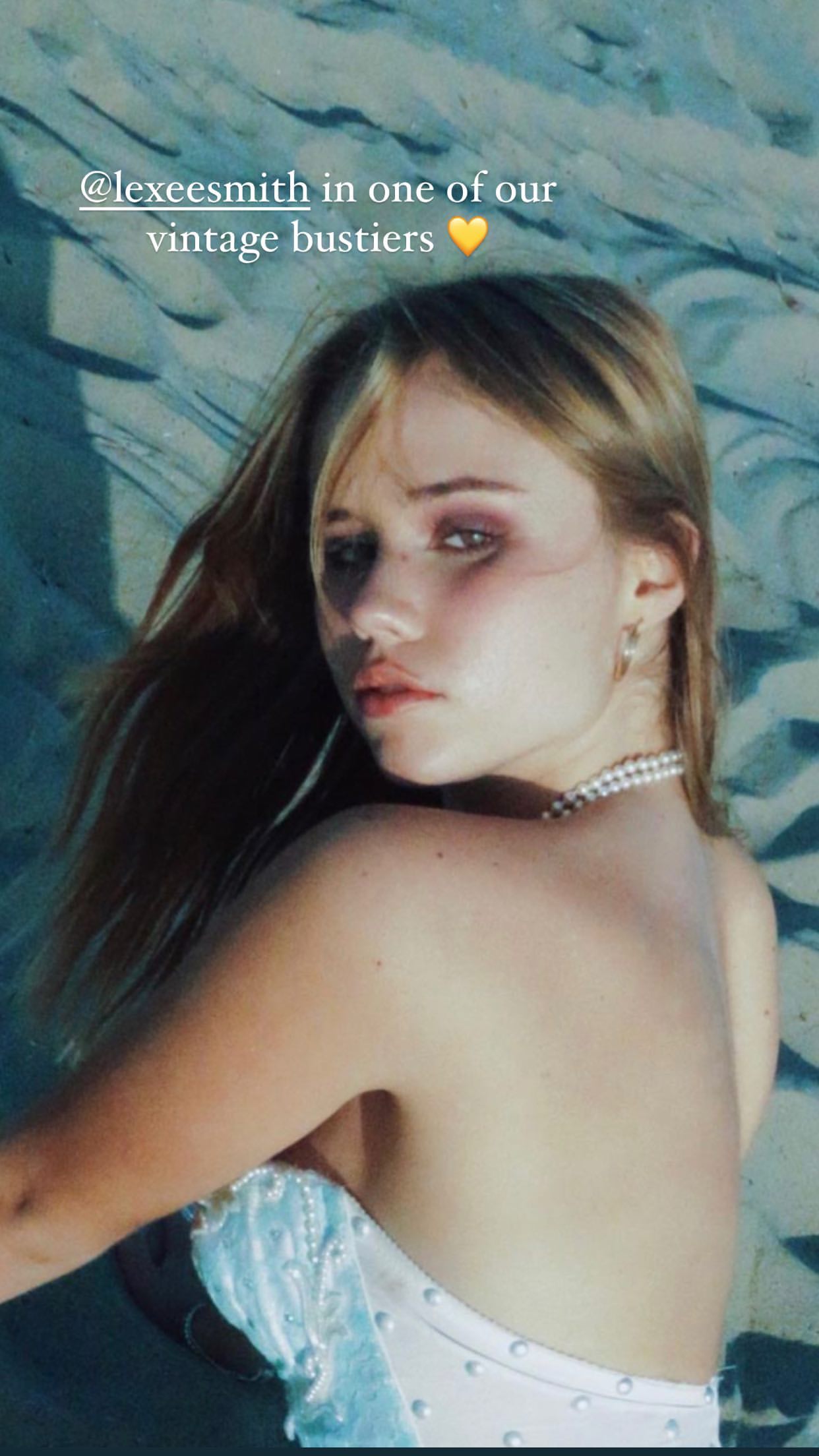 Lexee Smith | Scrolller