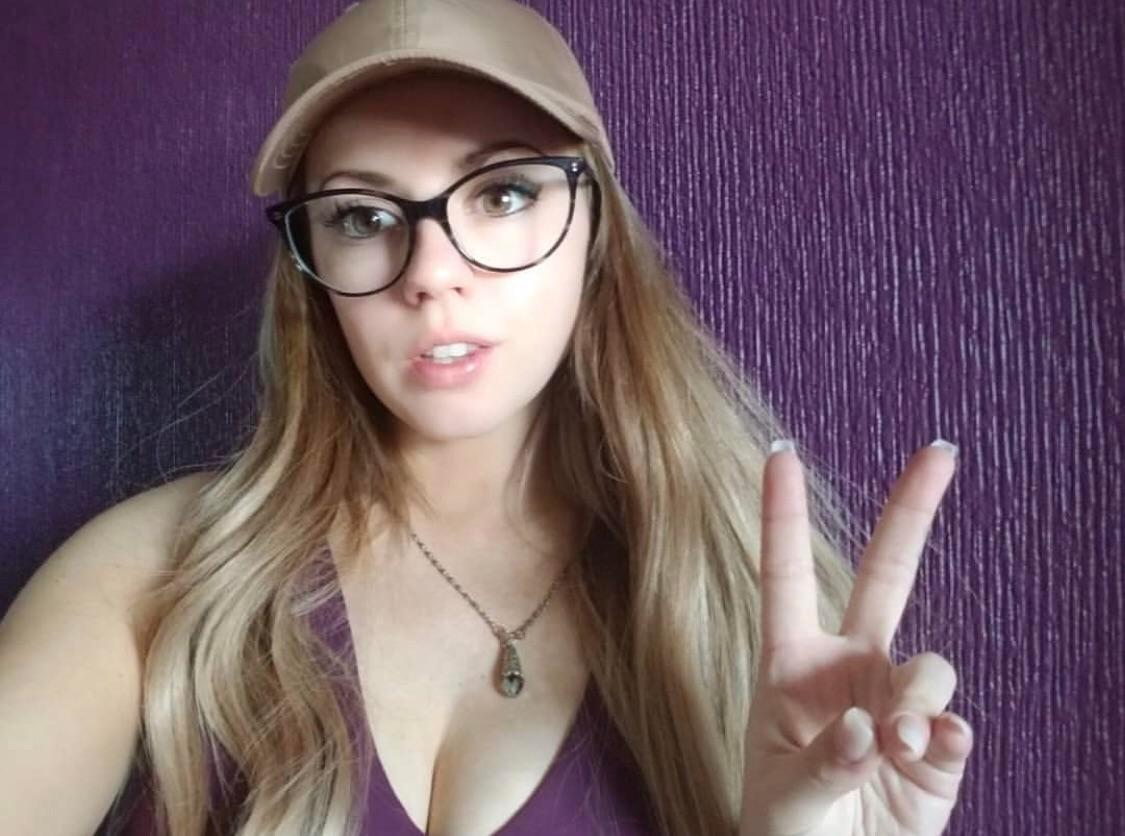 Lexi Belle | Scrolller