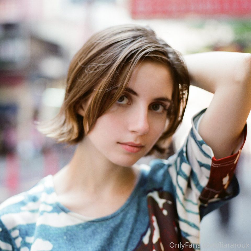 Liara Roux 6 | Scrolller