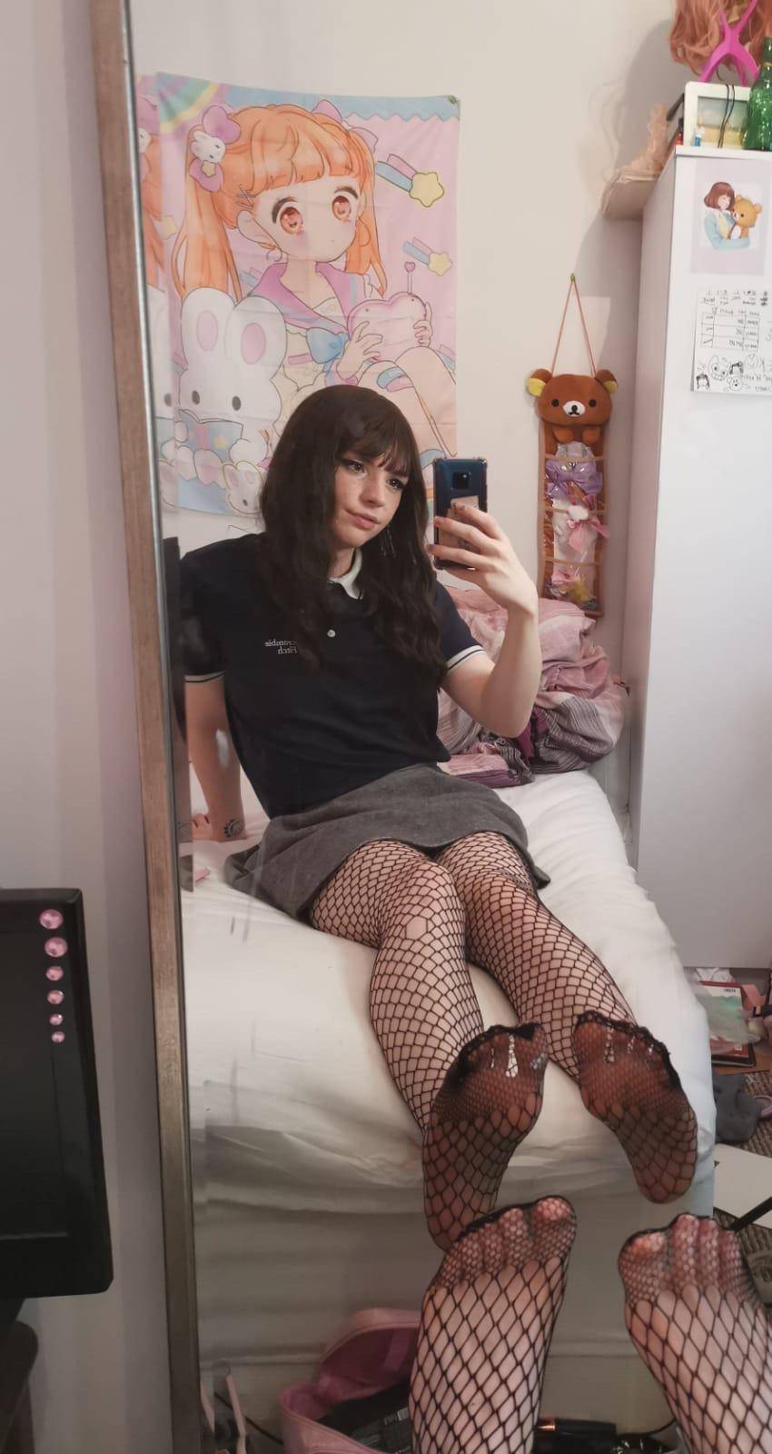 Lick em! UwU | Scrolller