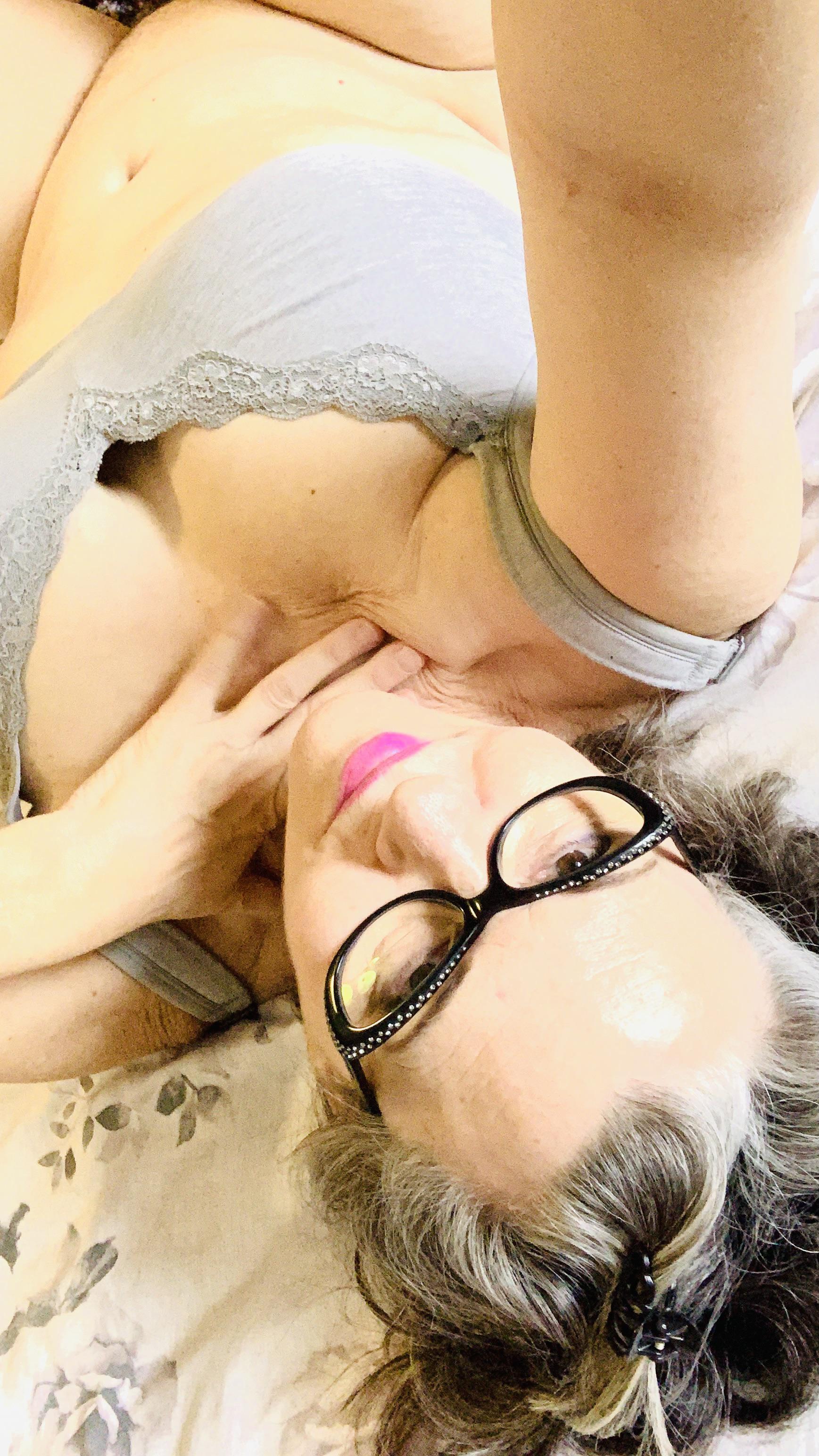 Lie down(f) | Scrolller