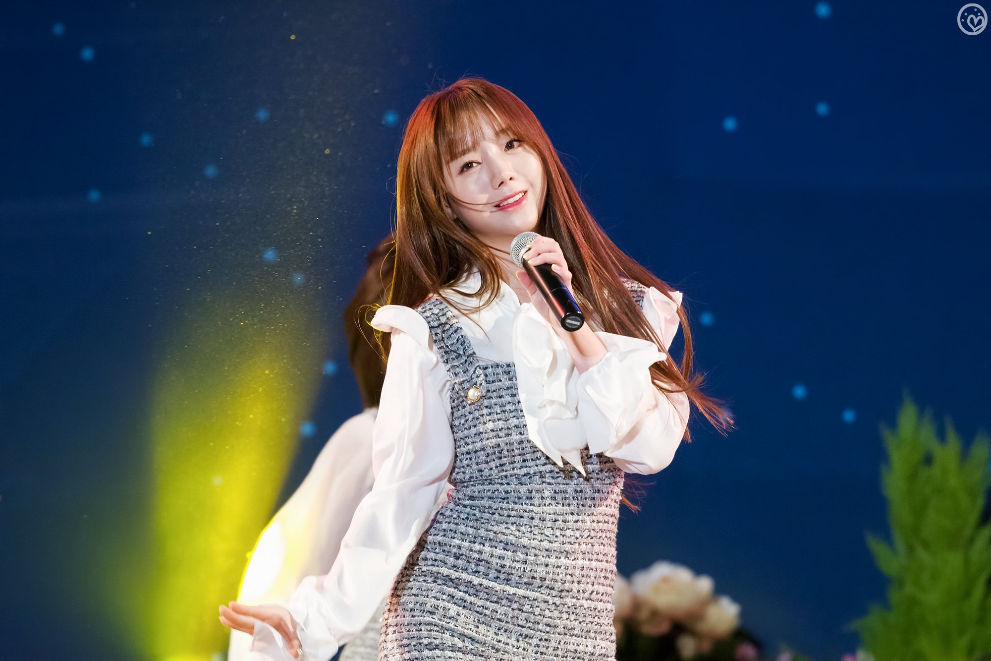 Light beam Kei | Scrolller