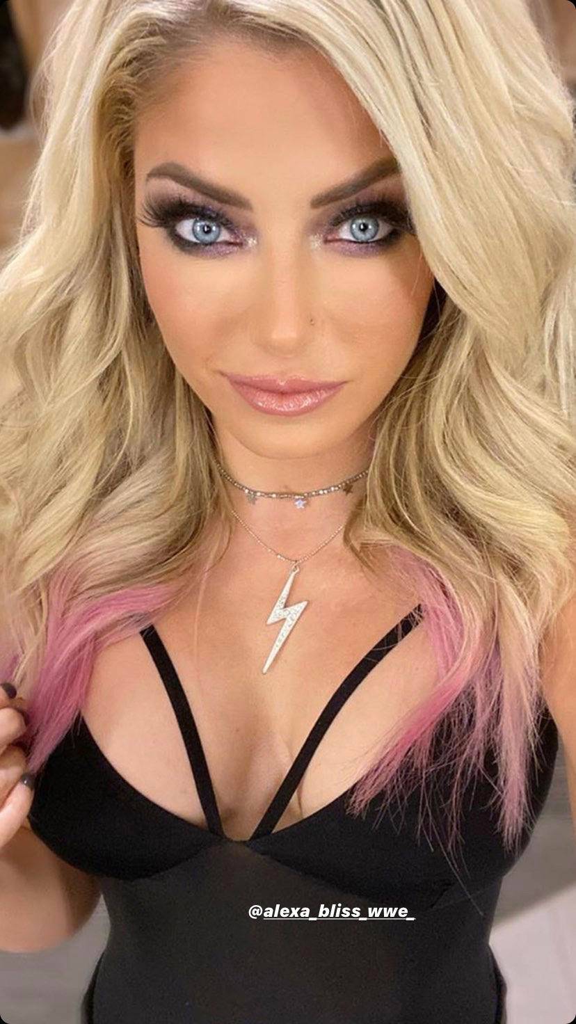 Lightning bolt | Scrolller