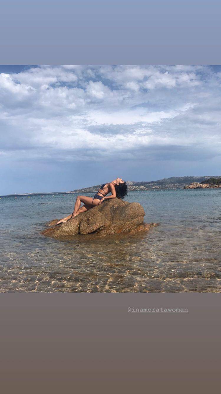 lil side boob | Scrolller