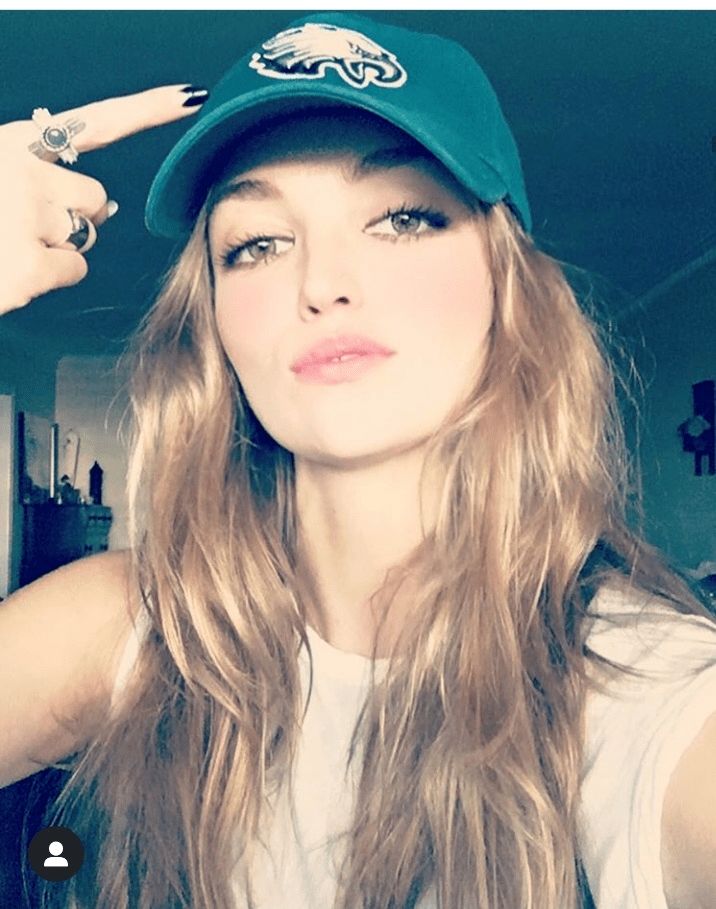 lili simmons | Scrolller