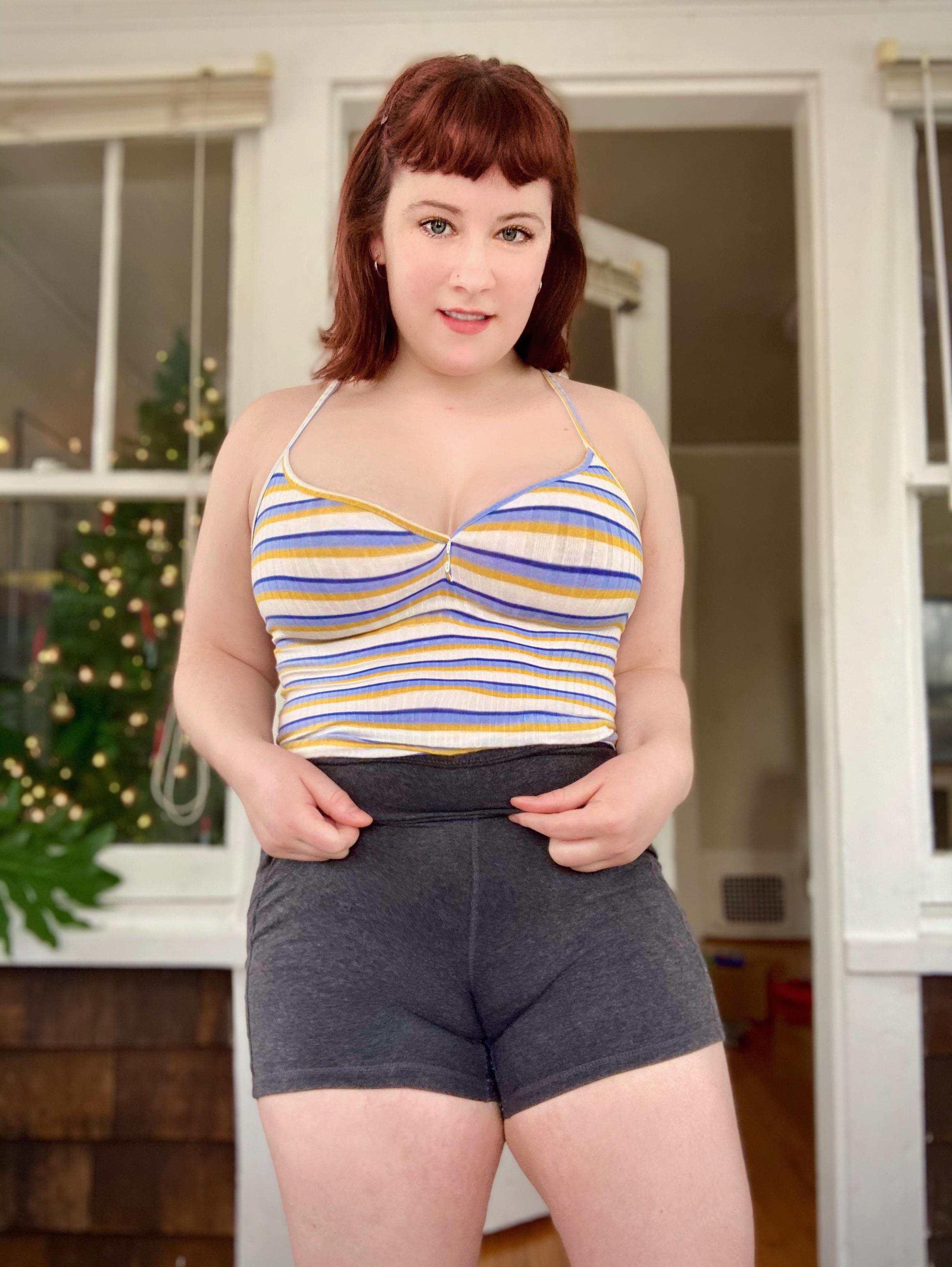 🐫 lips | Scrolller