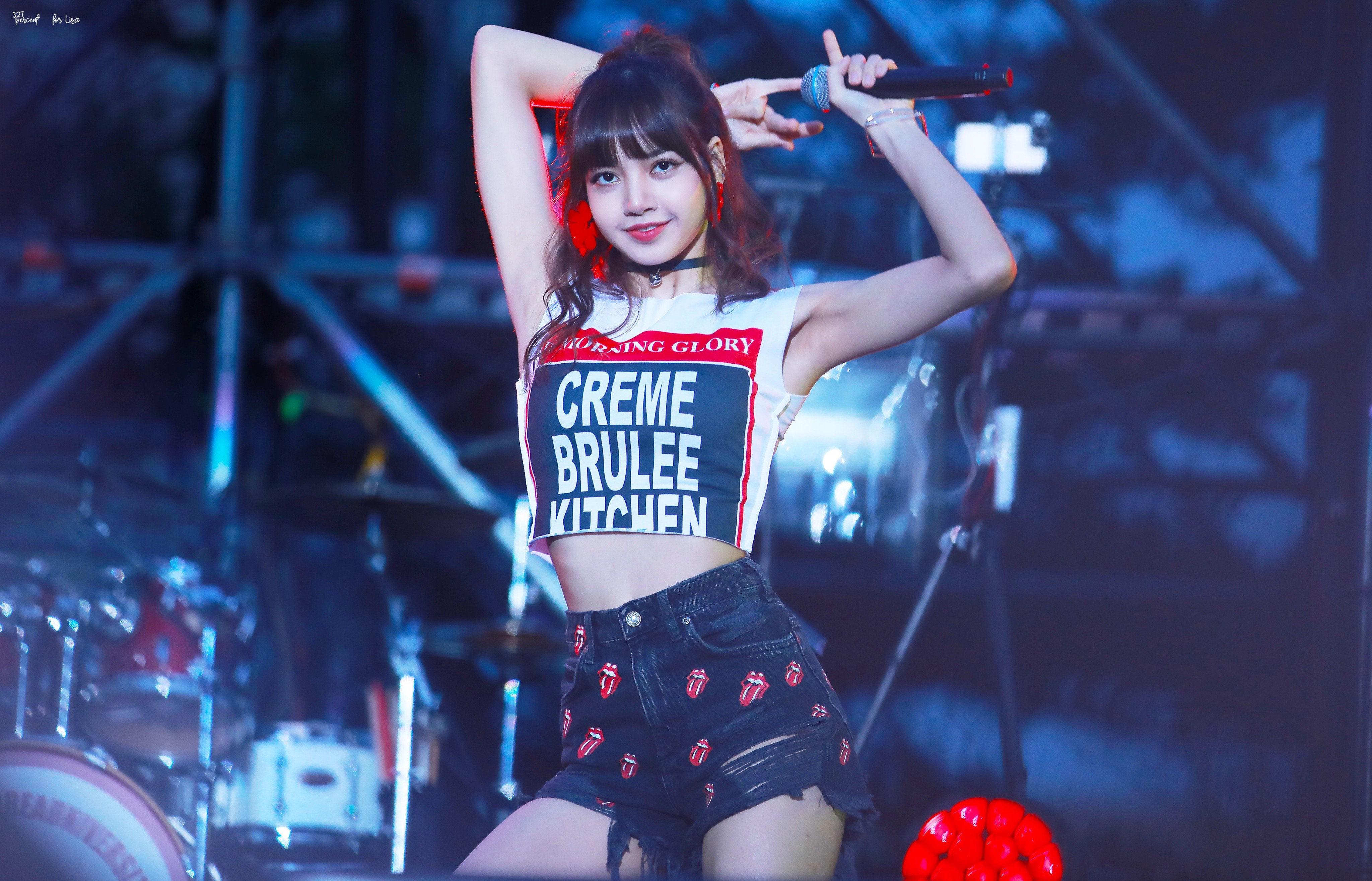 Lisa from BlackPink | Scrolller