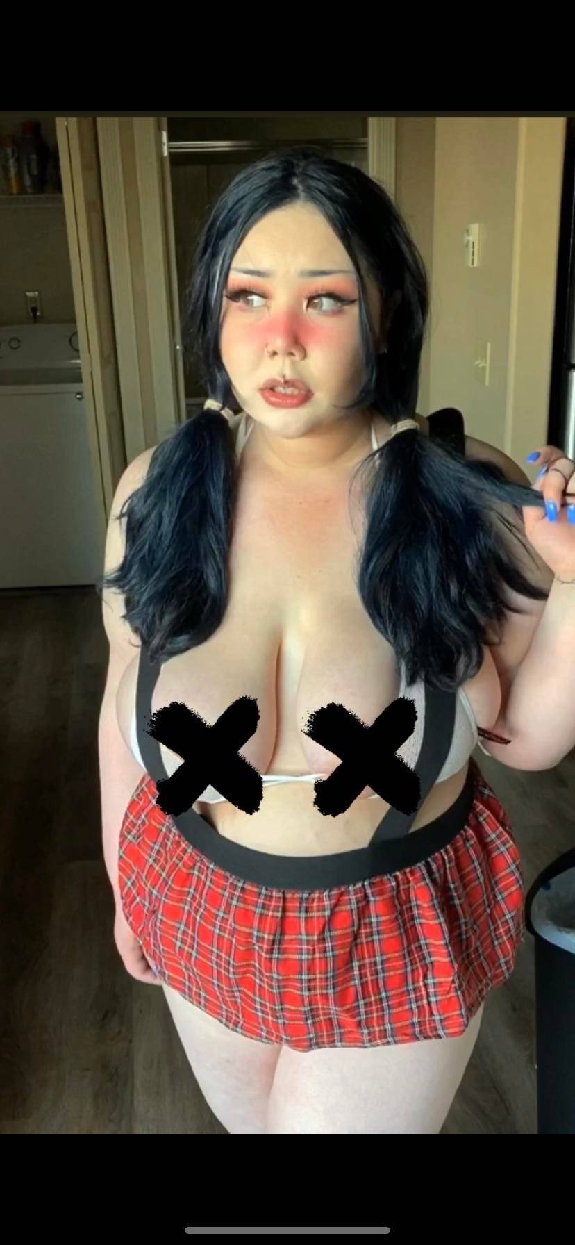 little gal | Scrolller