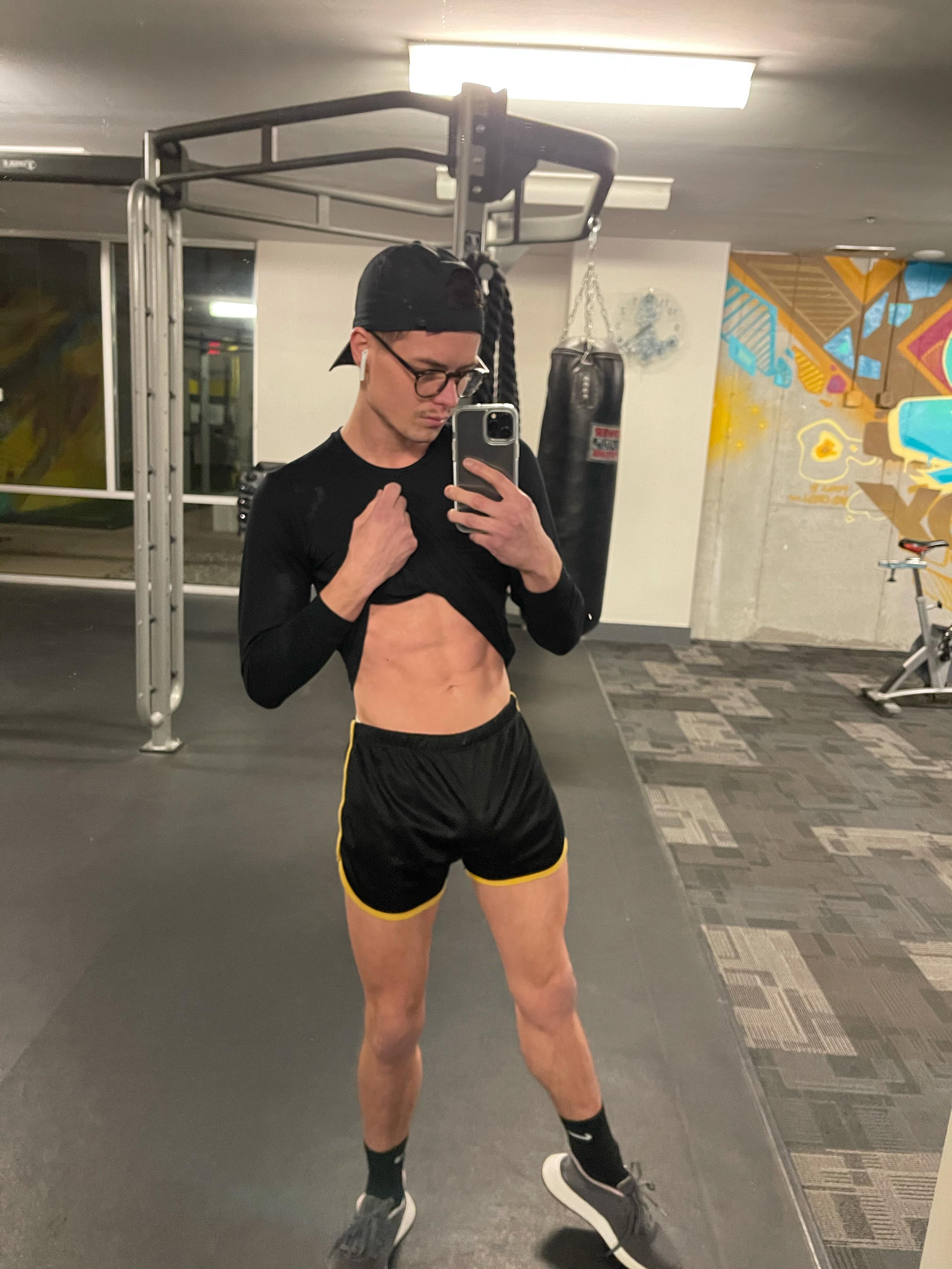 little workout bulge | Scrolller