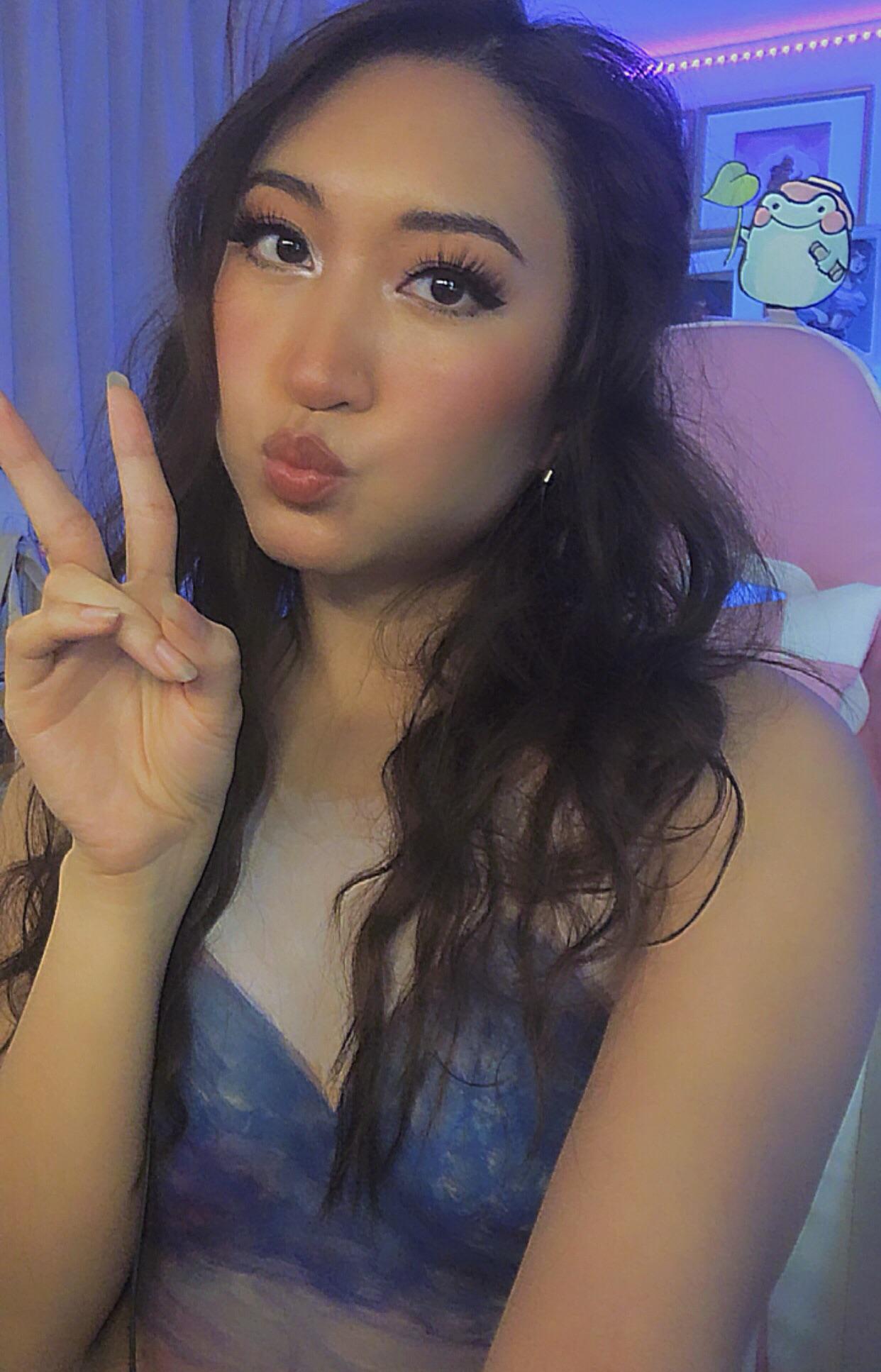 Live now on Twitch 🥰 | Scrolller