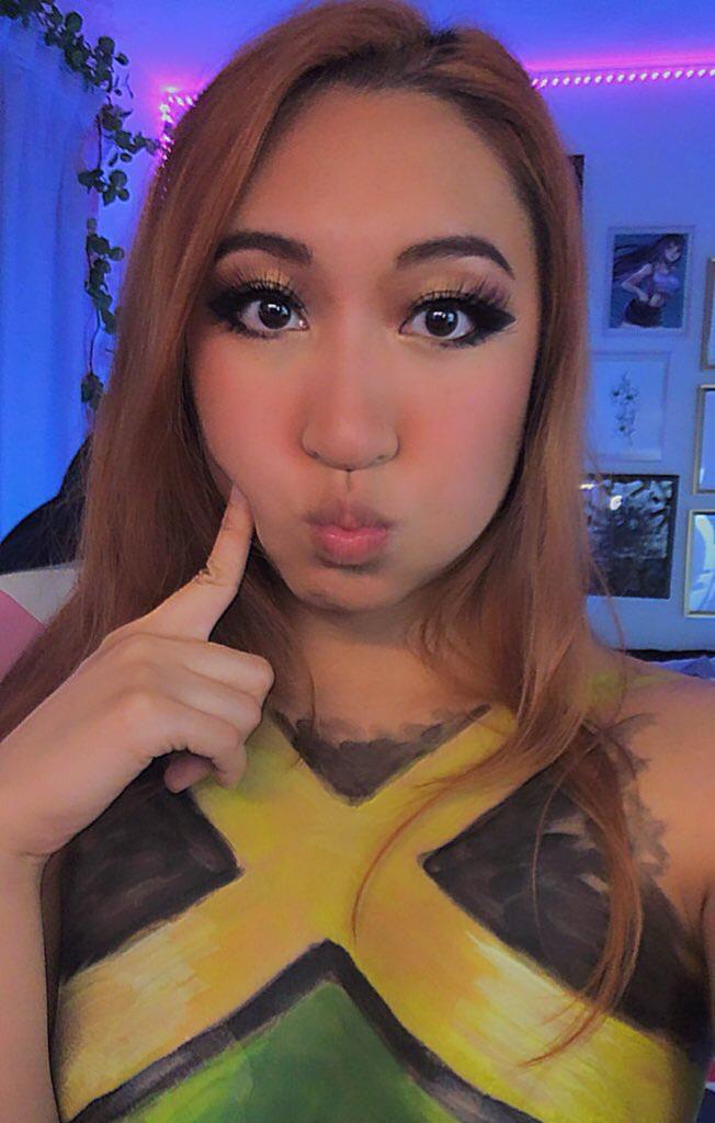 Live on Twitch Painting Jean Grey | Scrolller