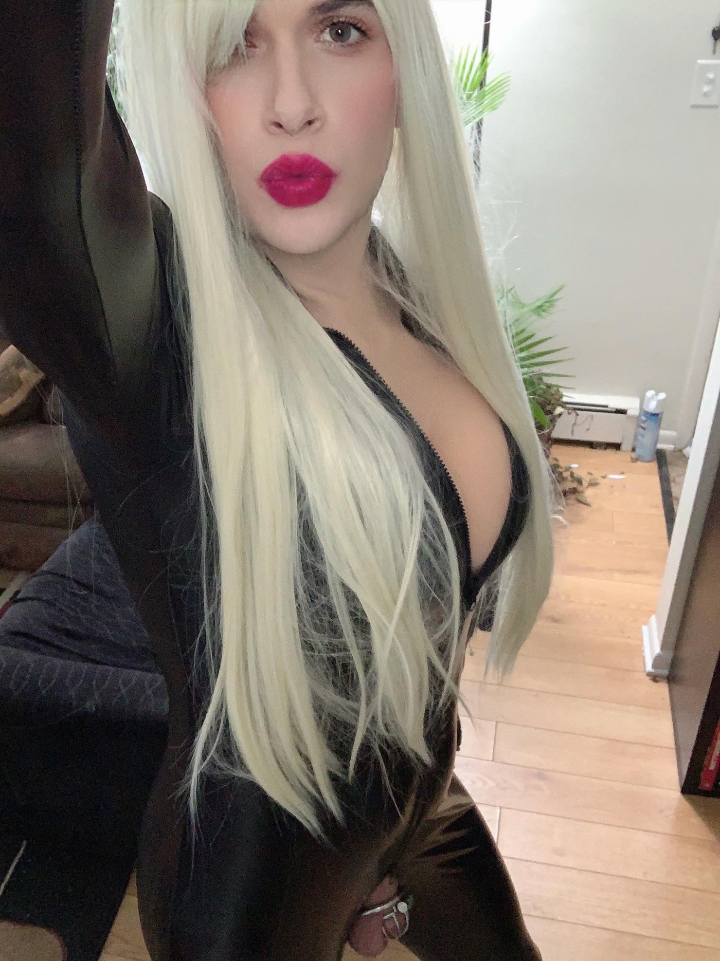 I’m your Bimbo Doll ️ | Scrolller