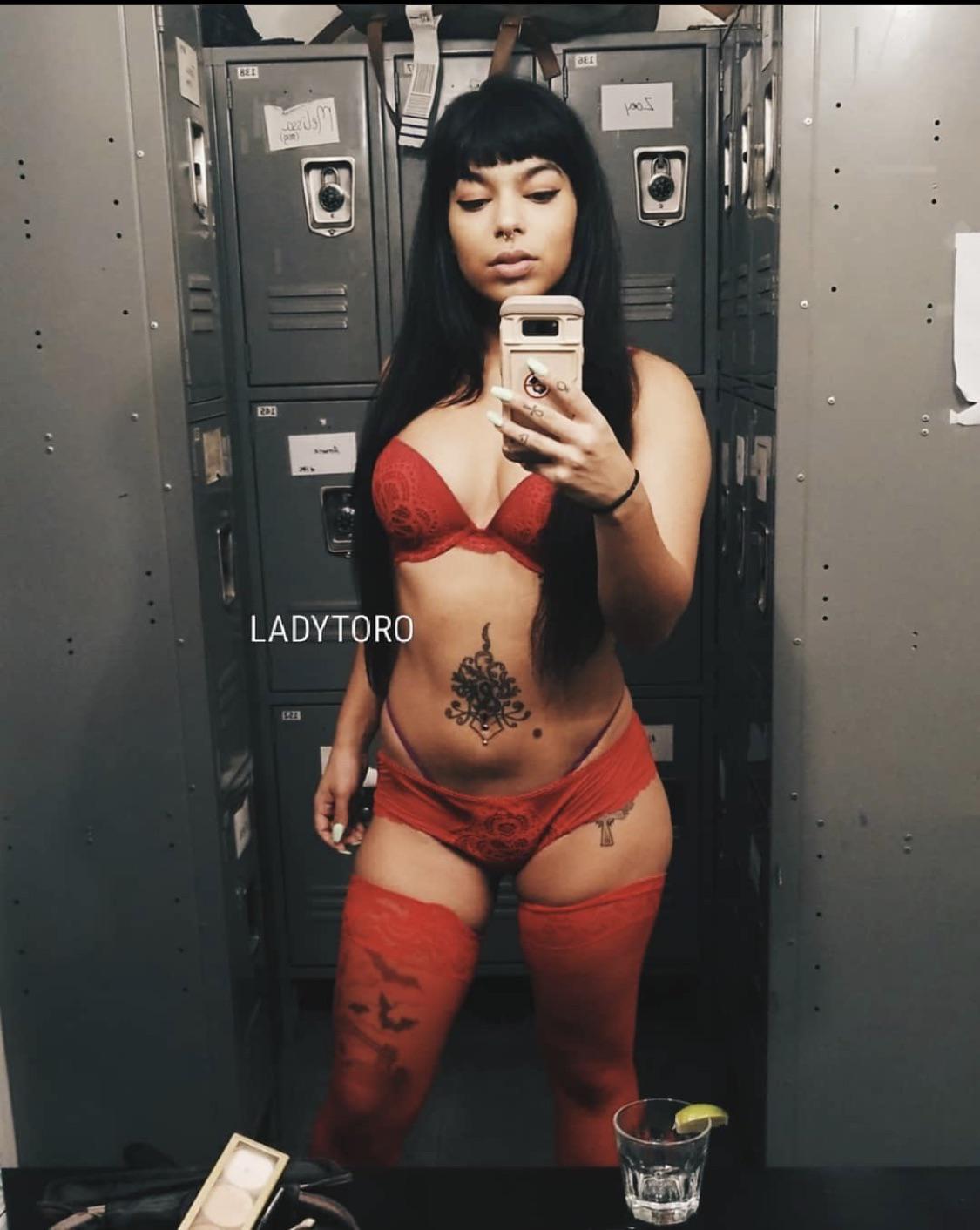 Locker room shots 😘 | Scrolller