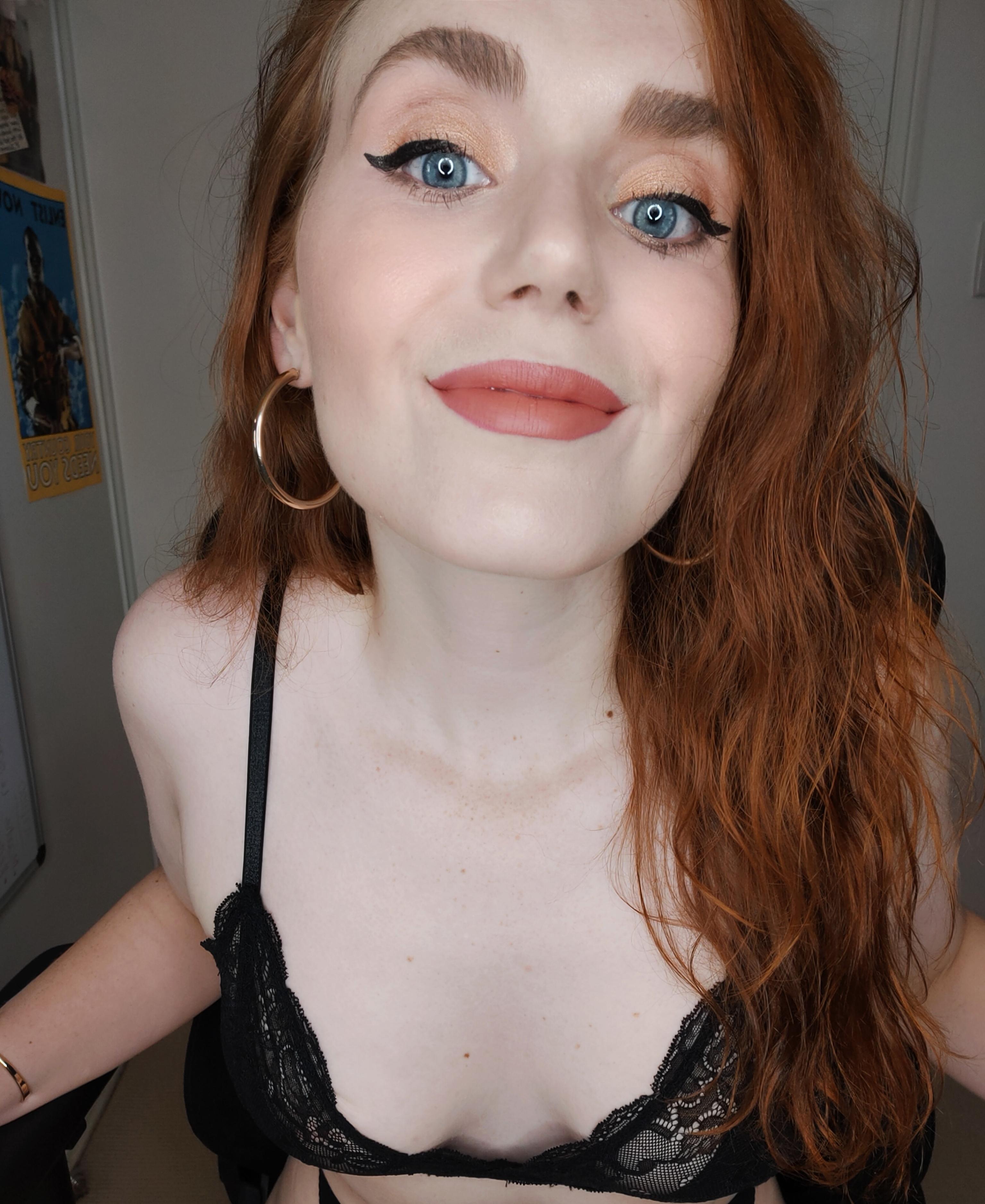 Lol up close and personal | Scrolller