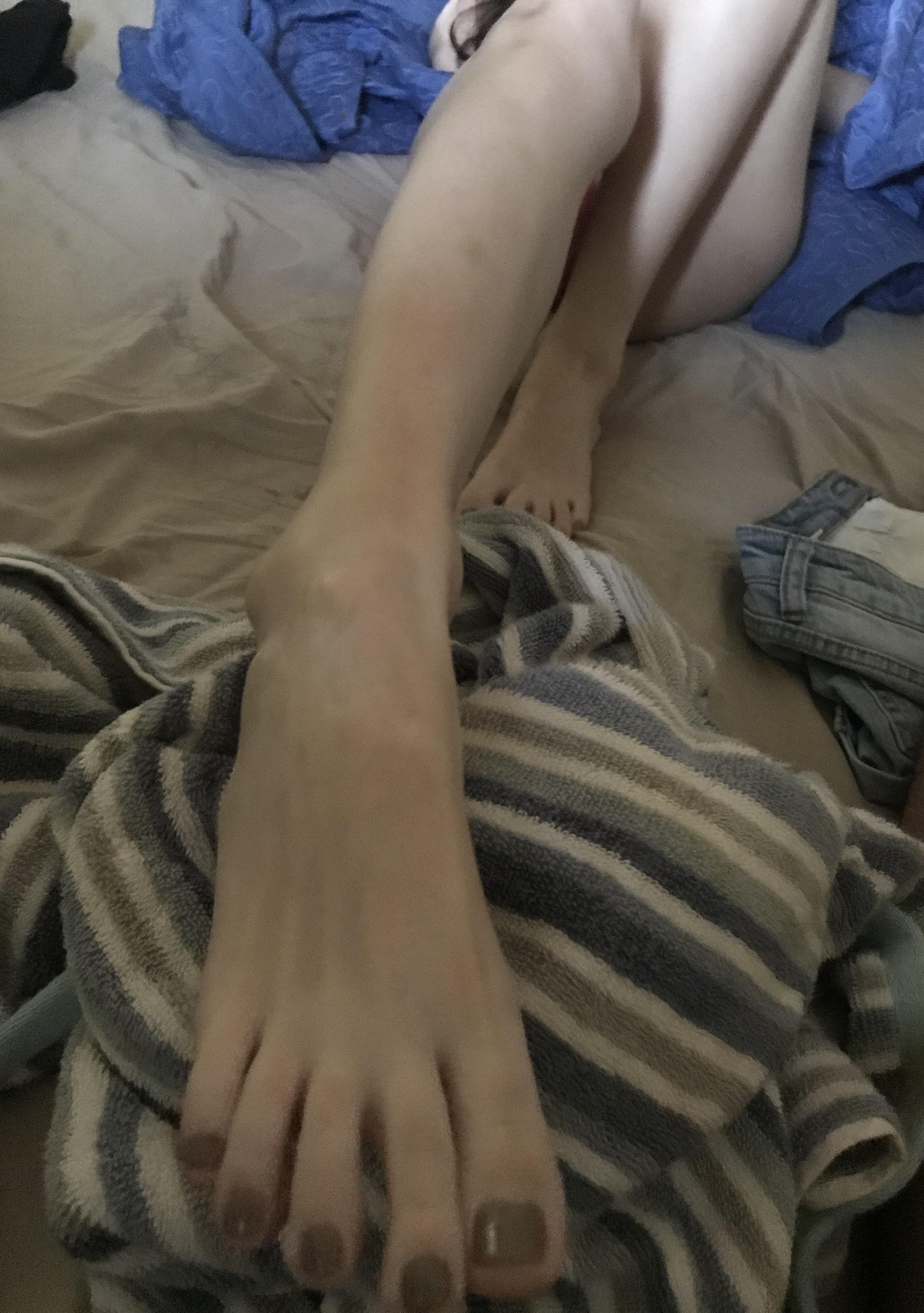 Long toes | Scrolller