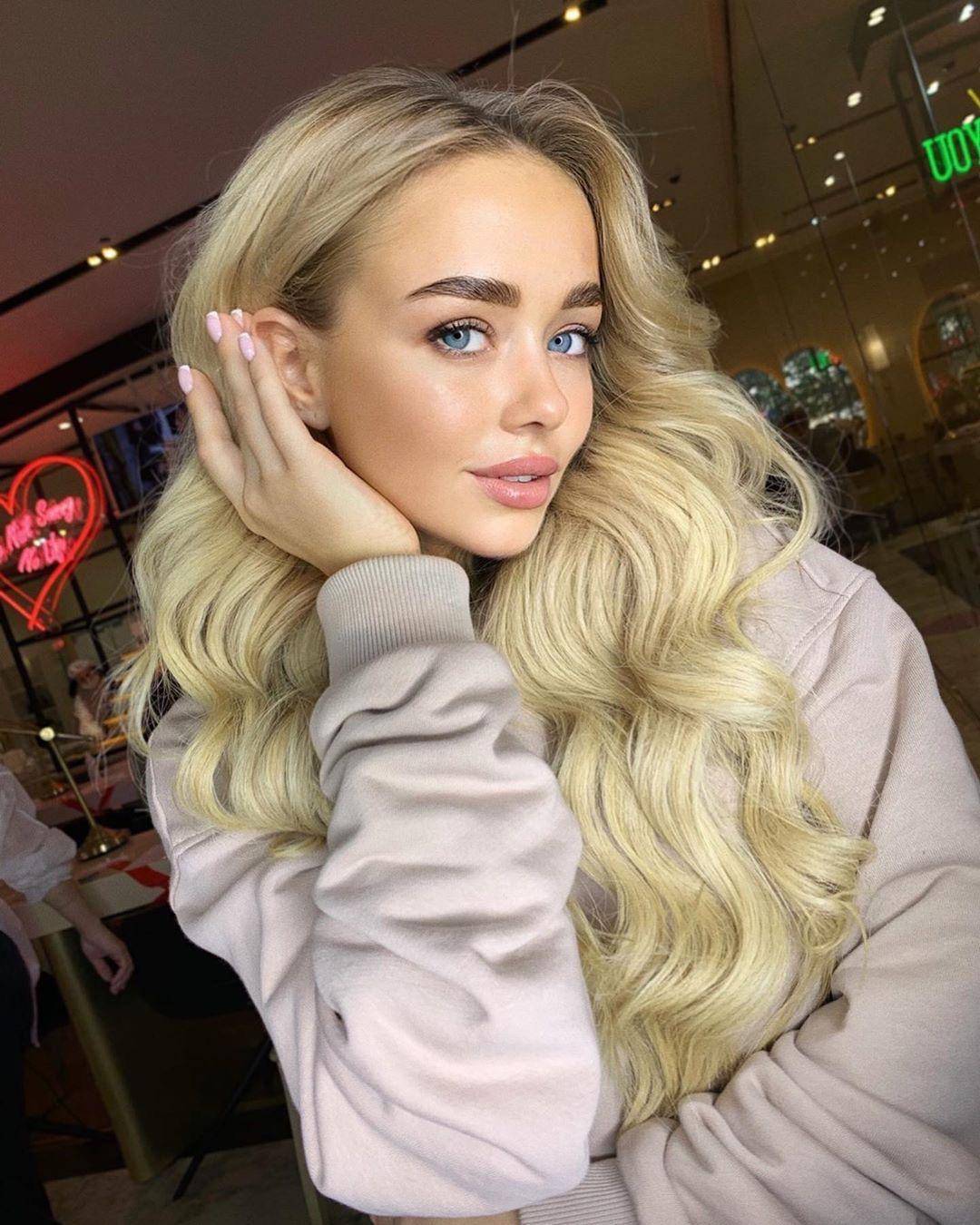 Long Wavy Hair | Scrolller