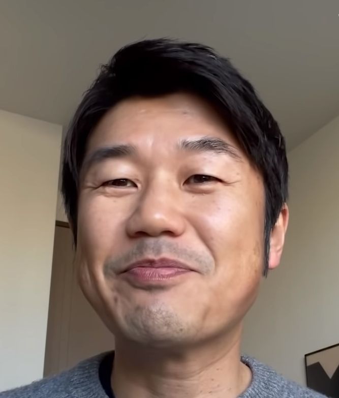 LOOK AT THIS MAN'S SMUG SMILE | Scrolller