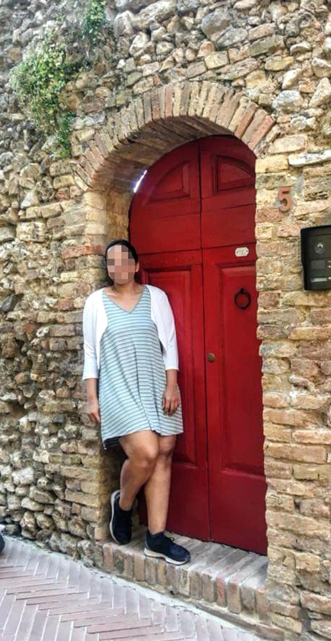Look At Those Thick Thighs Of My Aunt Will Love To Lick Her All Around Her Thighs And Move To