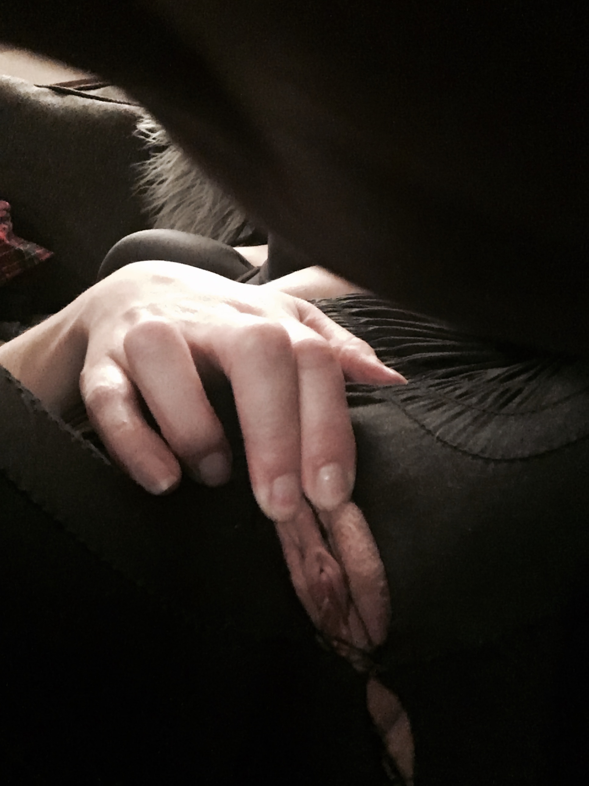 Peeking from down under | Scrolller